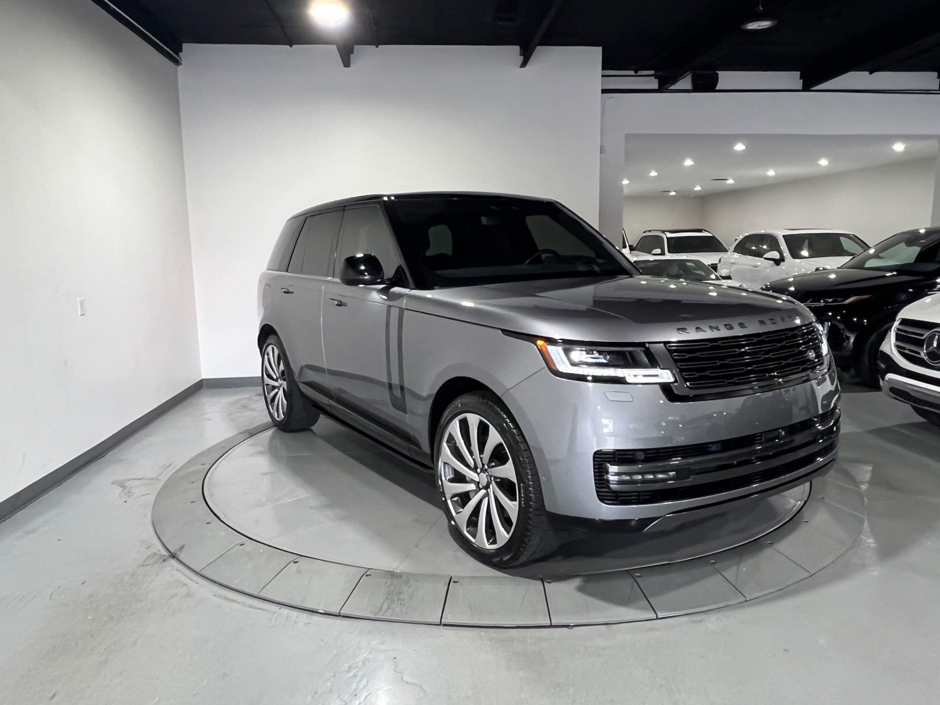 Used 2023 Eiger Grey Metallic Land Rover Range Rover P400 SE 4DR SUV ...