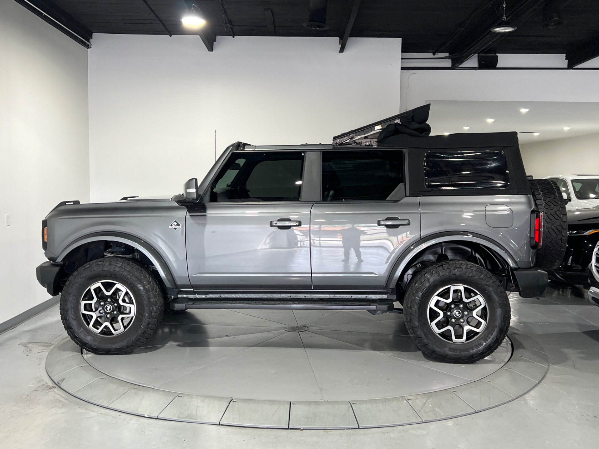 Used 2022 Carbonized Gray Ford Bronco Outer Banks V6 Twin Turbo 4x4 ...