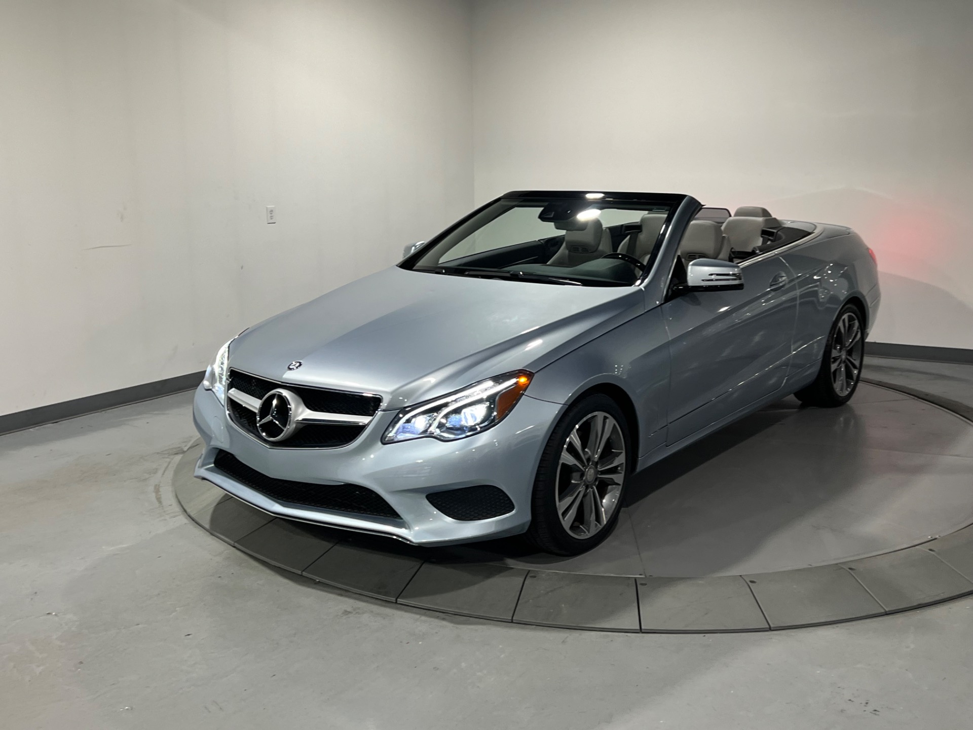 Used 2016 Diamond Silver Metallic Mercedes-Benz E-Class E 400 2DR ...
