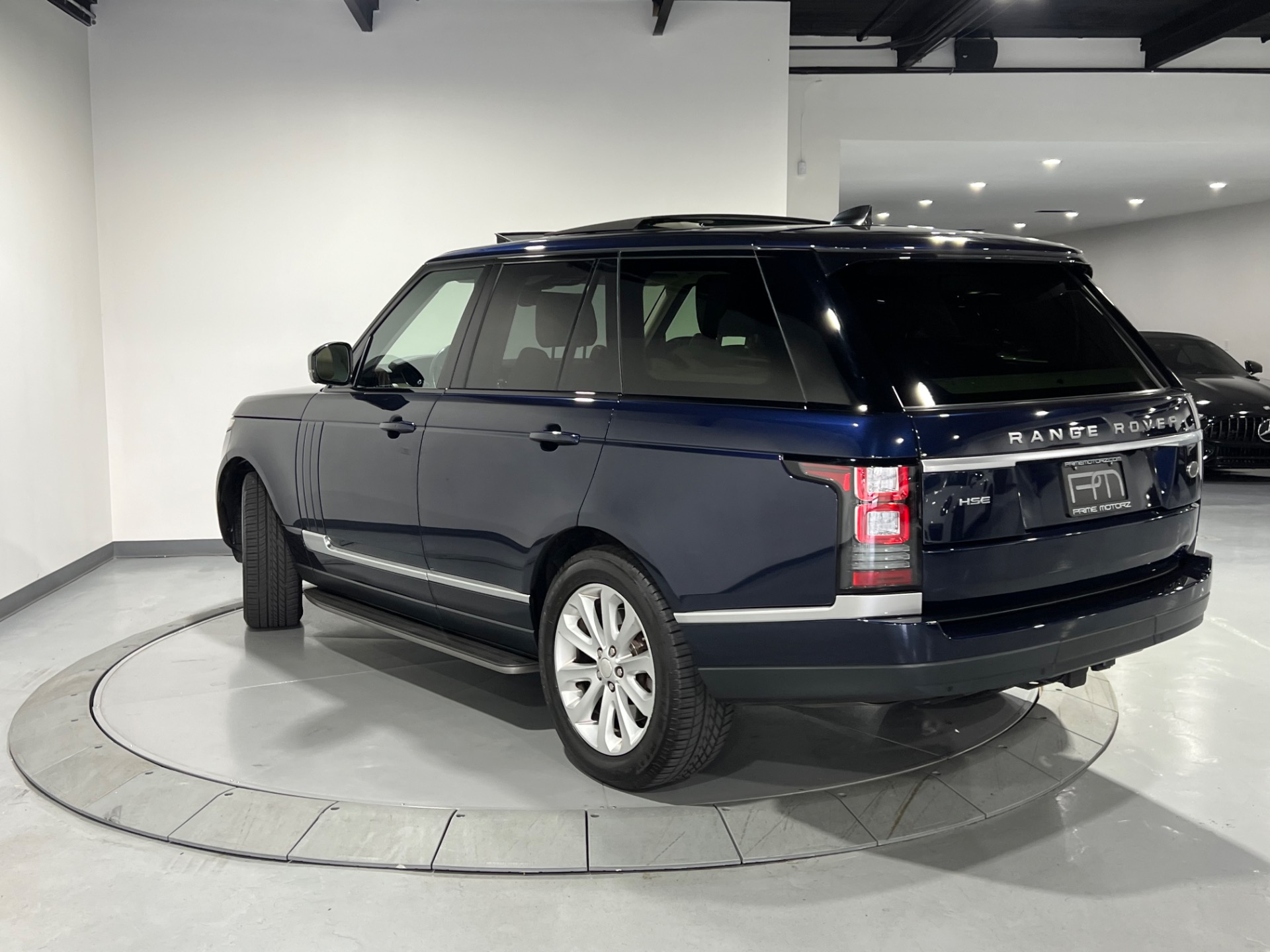 Used 2017 Loire Blue Metallic Land Rover Range Rover HSE 4DR SUV AWD ...