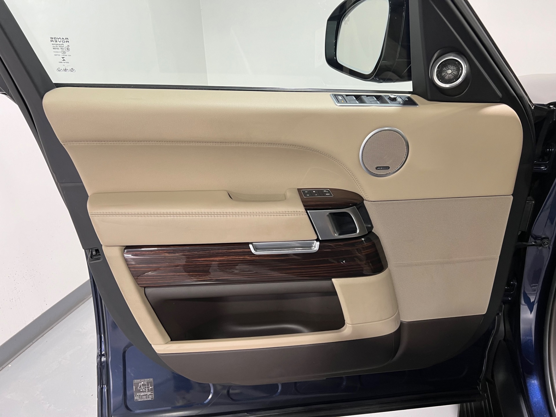 Used 2017 Loire Blue Metallic Land Rover Range Rover HSE 4DR SUV AWD ...