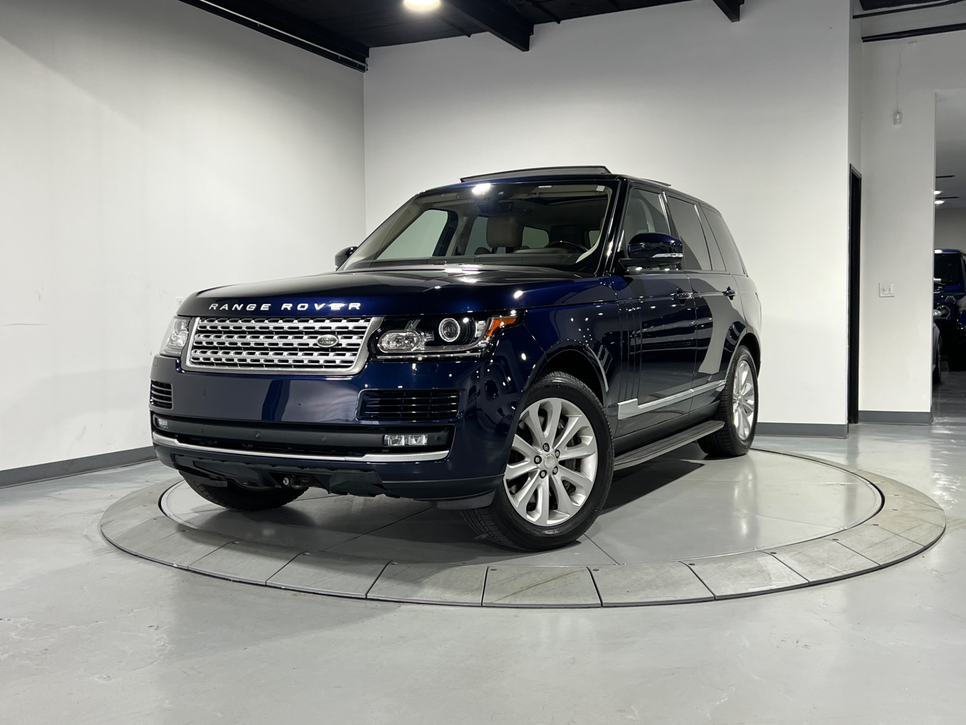 Used 2017 Loire Blue Metallic Land Rover Range Rover HSE 4DR SUV AWD ...