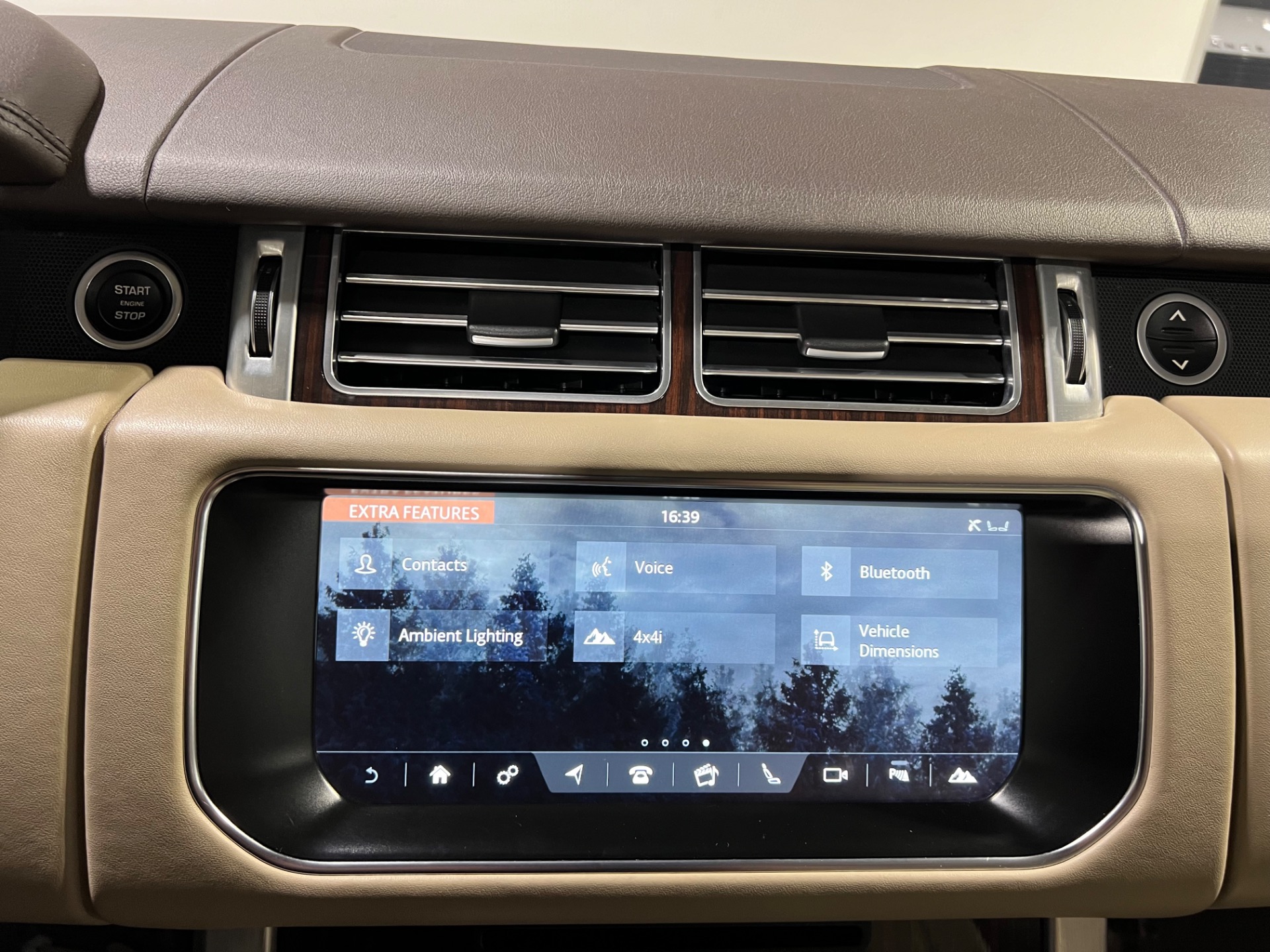 Used 2017 Loire Blue Metallic Land Rover Range Rover HSE 4DR SUV AWD ...