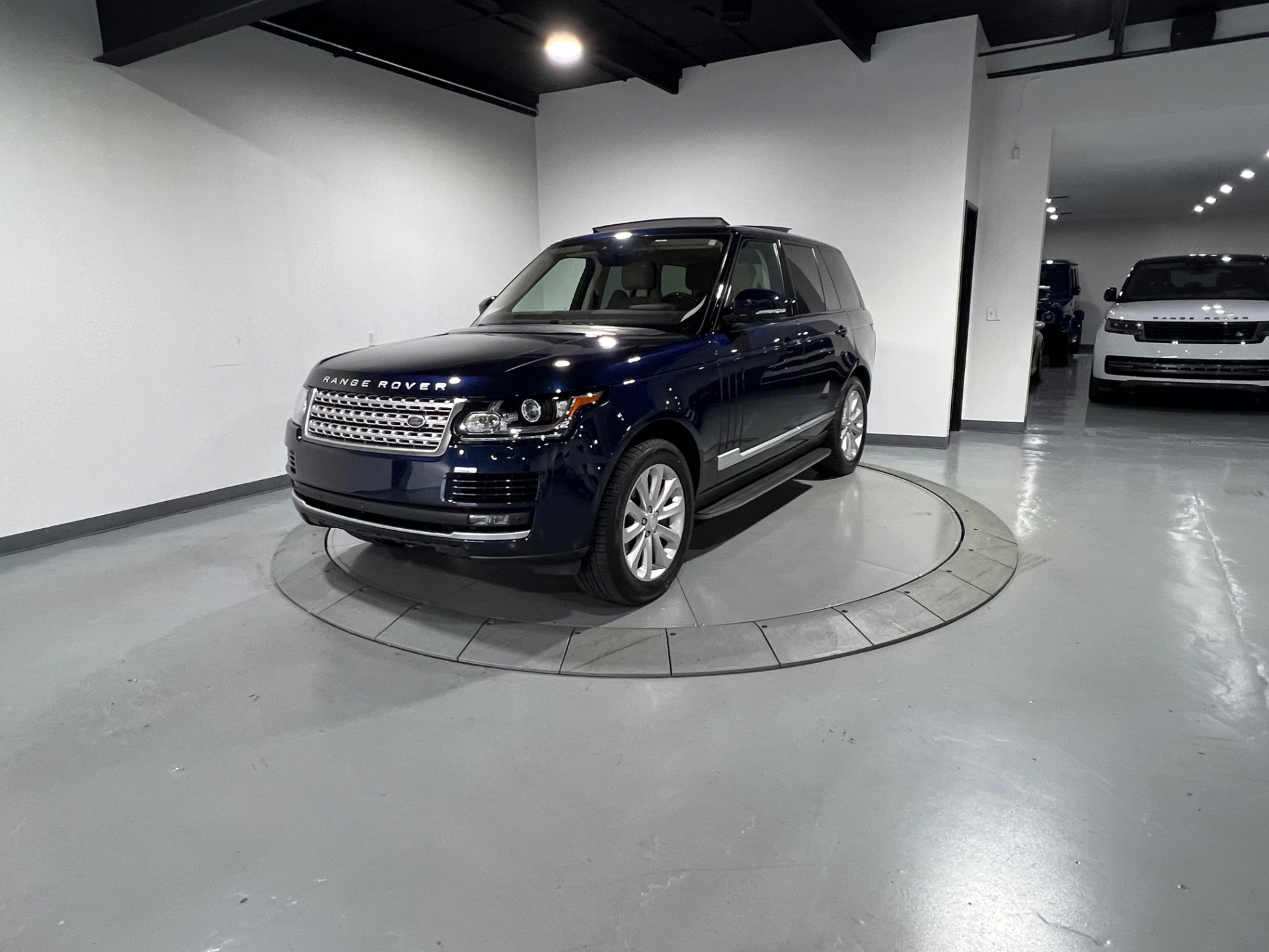 Used 2017 Loire Blue Metallic Land Rover Range Rover HSE 4DR SUV AWD ...