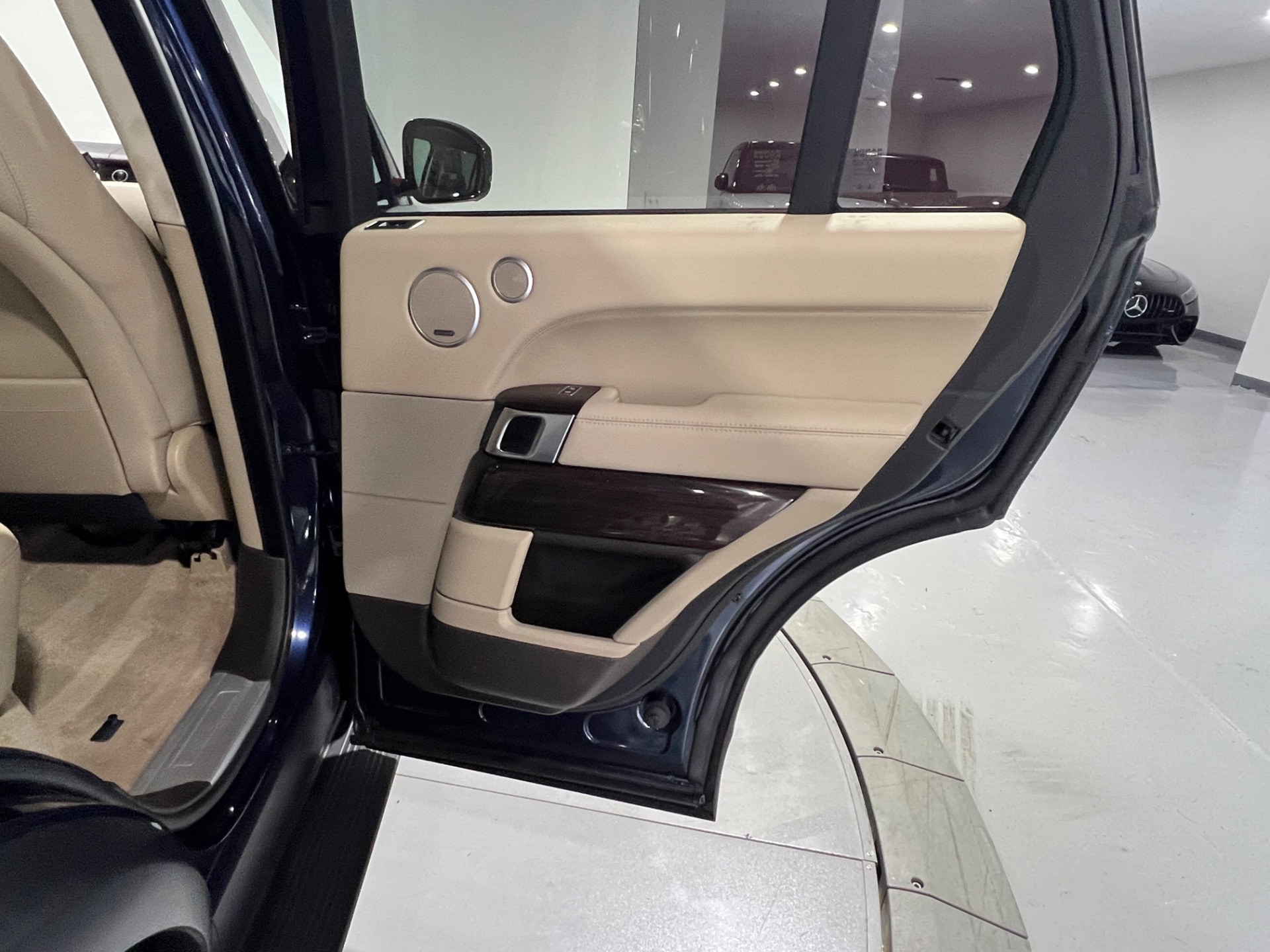 Used 2017 Loire Blue Metallic Land Rover Range Rover HSE 4DR SUV AWD ...