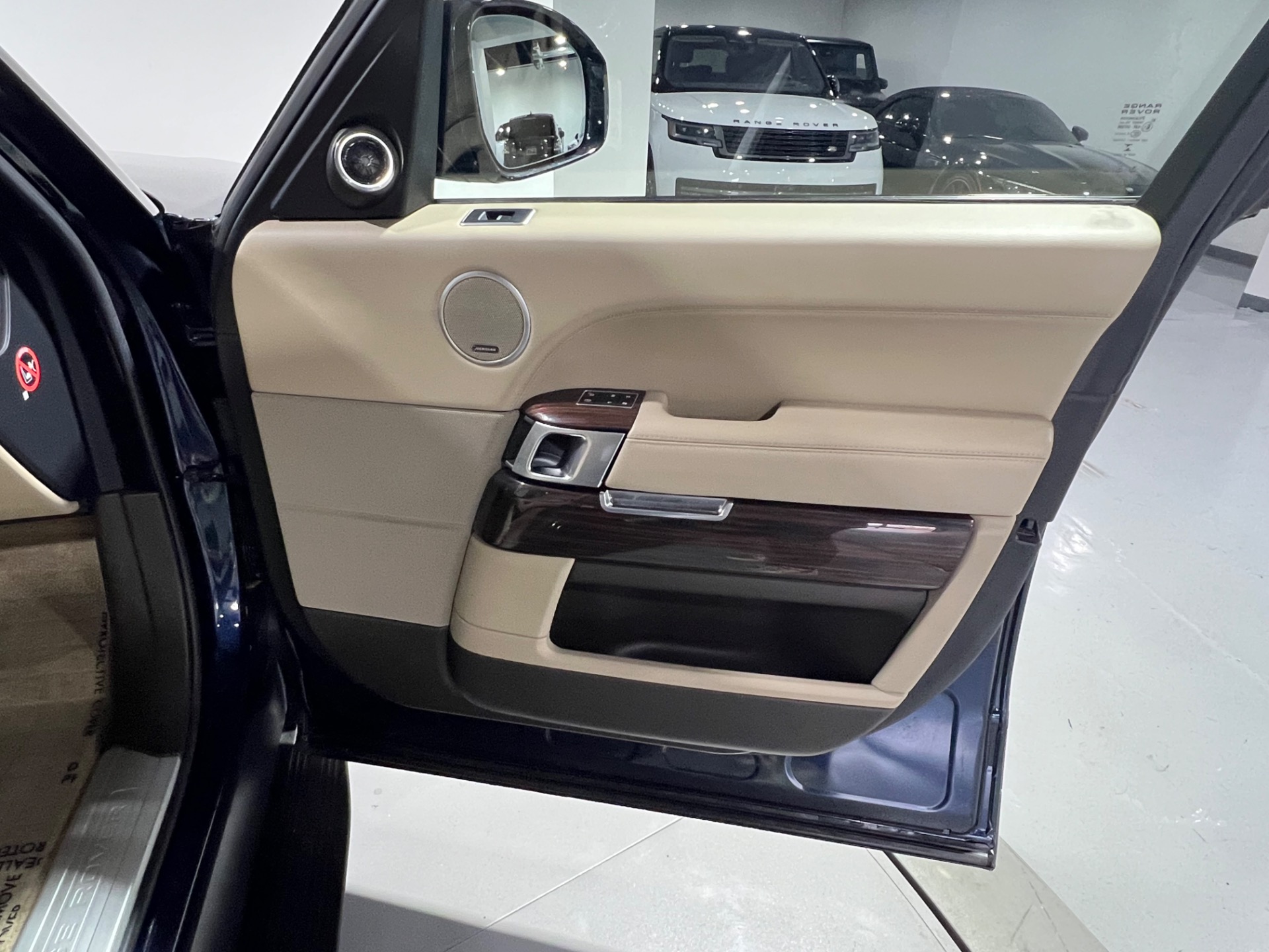 Used 2017 Loire Blue Metallic Land Rover Range Rover HSE 4DR SUV AWD ...