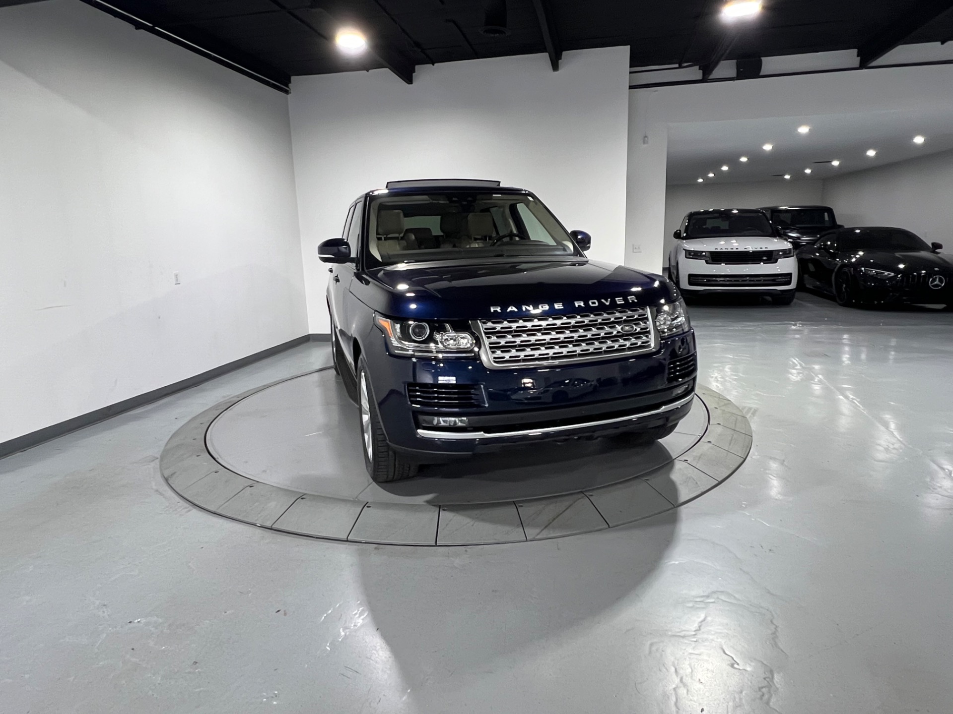 Used 2017 Loire Blue Metallic Land Rover Range Rover HSE 4DR SUV AWD ...