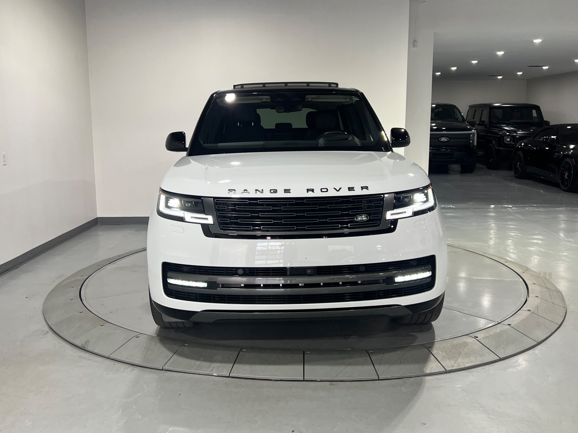 Used 2022 Fuji White Land Rover Range Rover P400 SE AWD P400 SE For ...