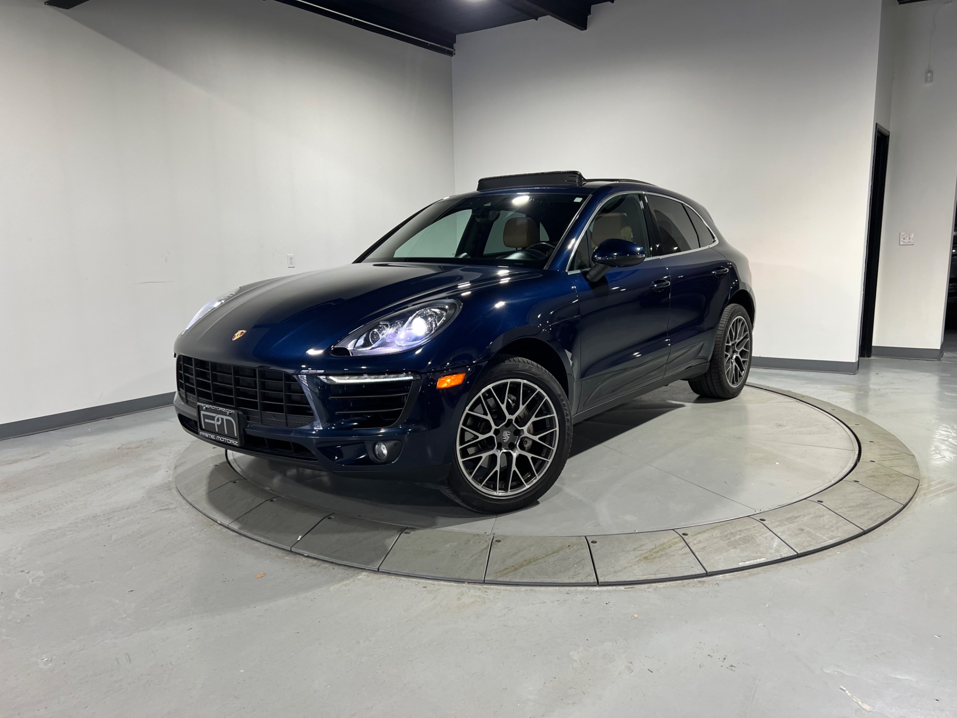 Used 2018 Night Blue Metallic Porsche Macan S AWD * Salvage Title ...