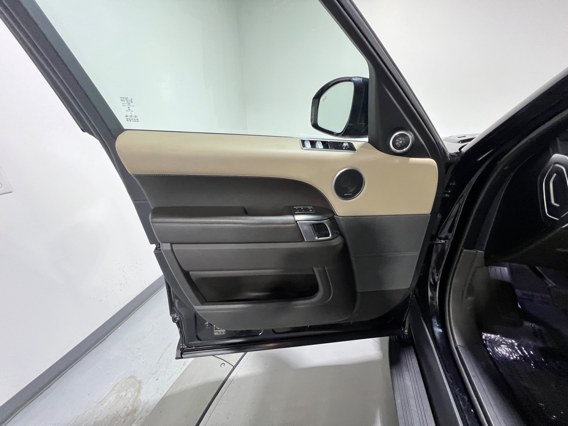 Used 2019 Santorini Black Metallic Land Rover Range Rover Sport AWD SE ...