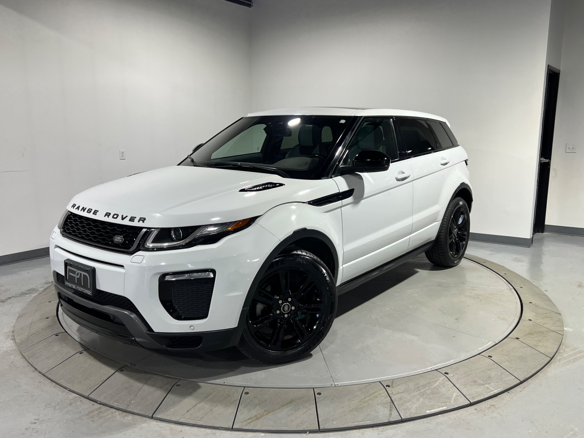 Used 2017 Fuji White Land Rover Range Rover Evoque HSE DYNAMIC 4DR SUV ...