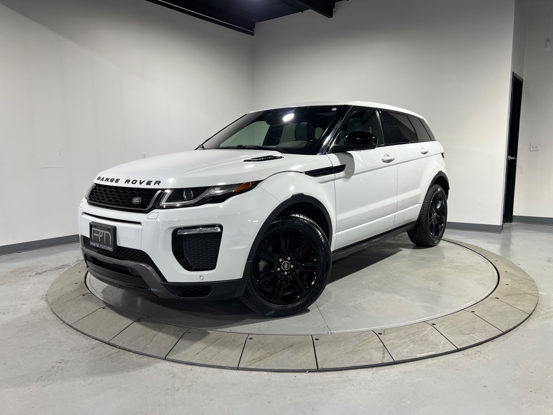 Used 2017 Fuji White Land Rover Range Rover Evoque HSE DYNAMIC 4DR SUV ...