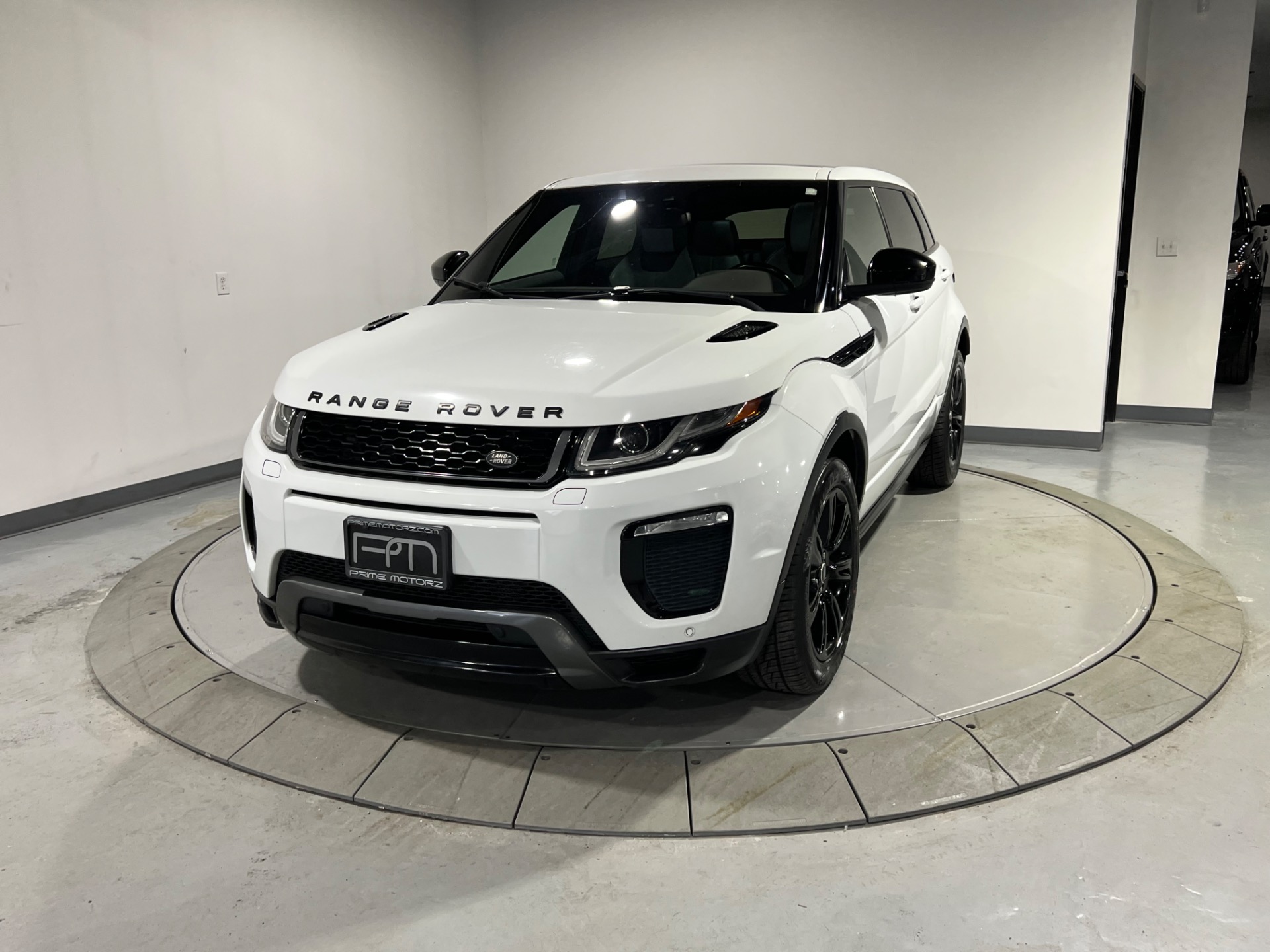 Used 2017 Fuji White Land Rover Range Rover Evoque HSE DYNAMIC 4DR SUV ...