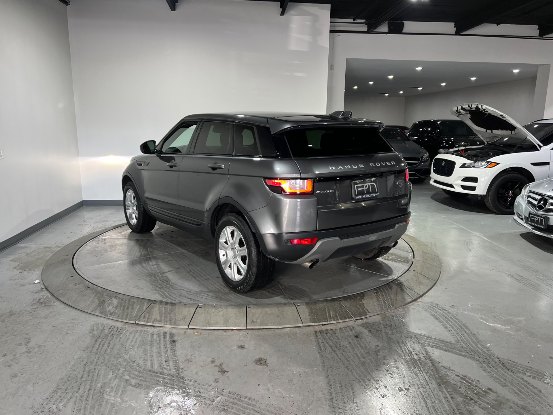 Used 2019 Corris Grey Metallic Land Rover Range Rover Evoque SE Premium ...