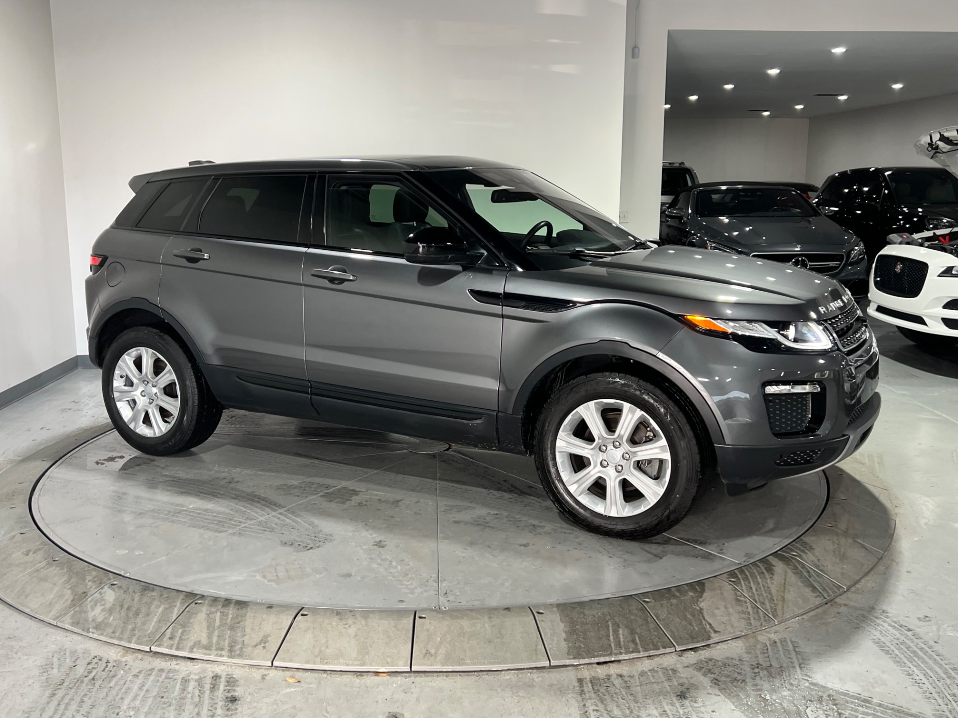 Used 2019 Corris Grey Metallic Land Rover Range Rover Evoque SE Premium ...