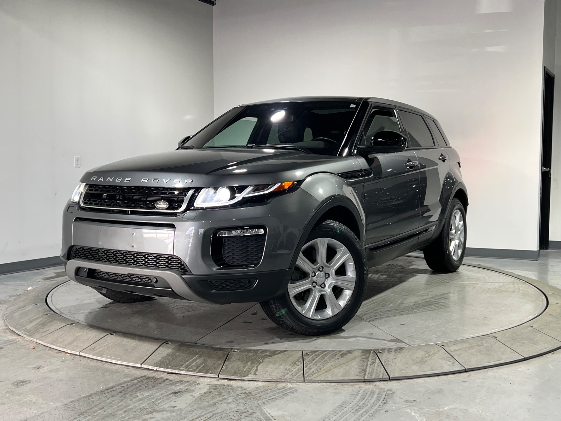 Used 2019 Corris Grey Metallic Land Rover Range Rover Evoque SE Premium ...