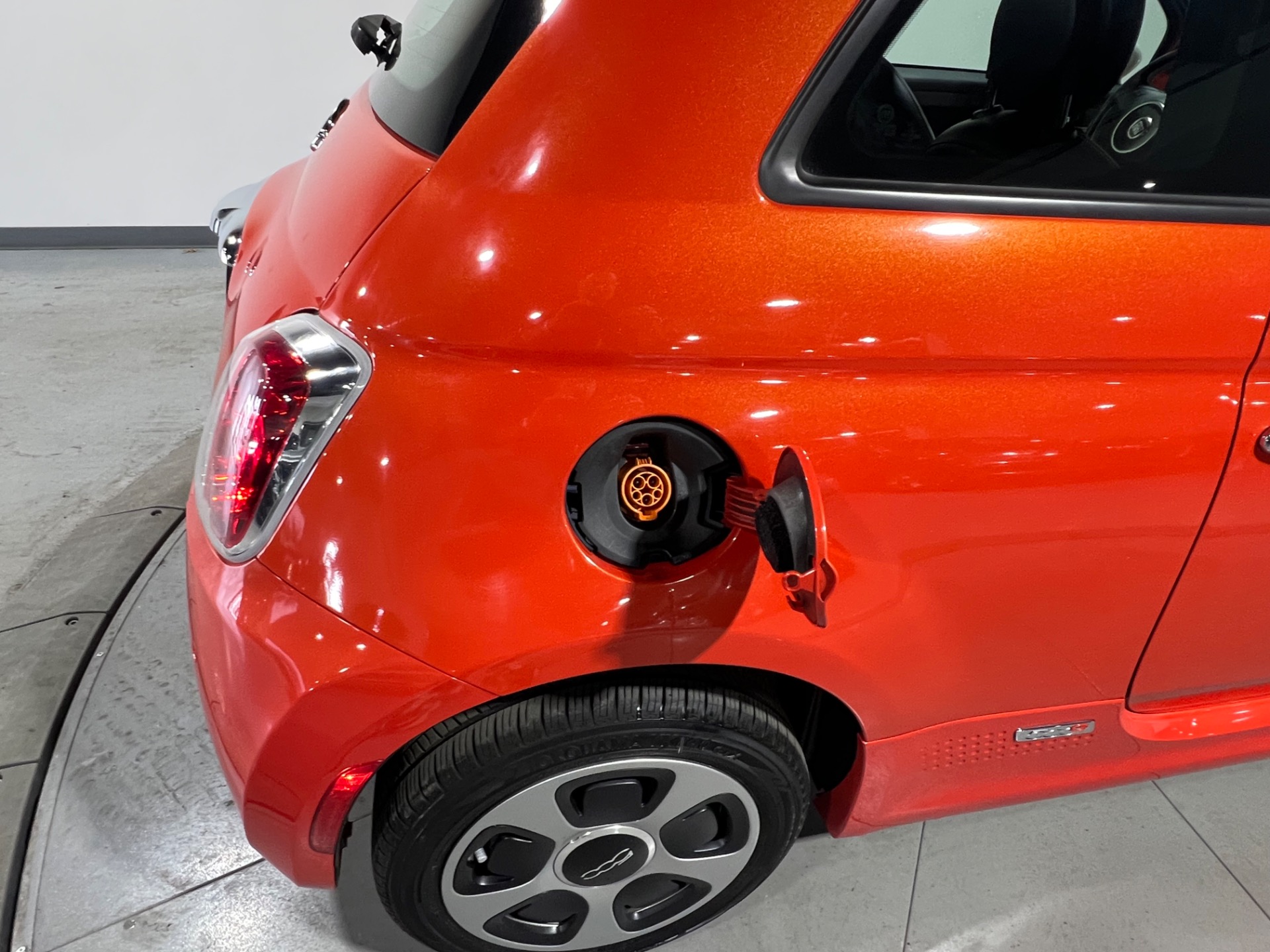 Used 2017 Electric Orange Tri-Coat Pearl Coat FIAT 500e EV For Sale ...
