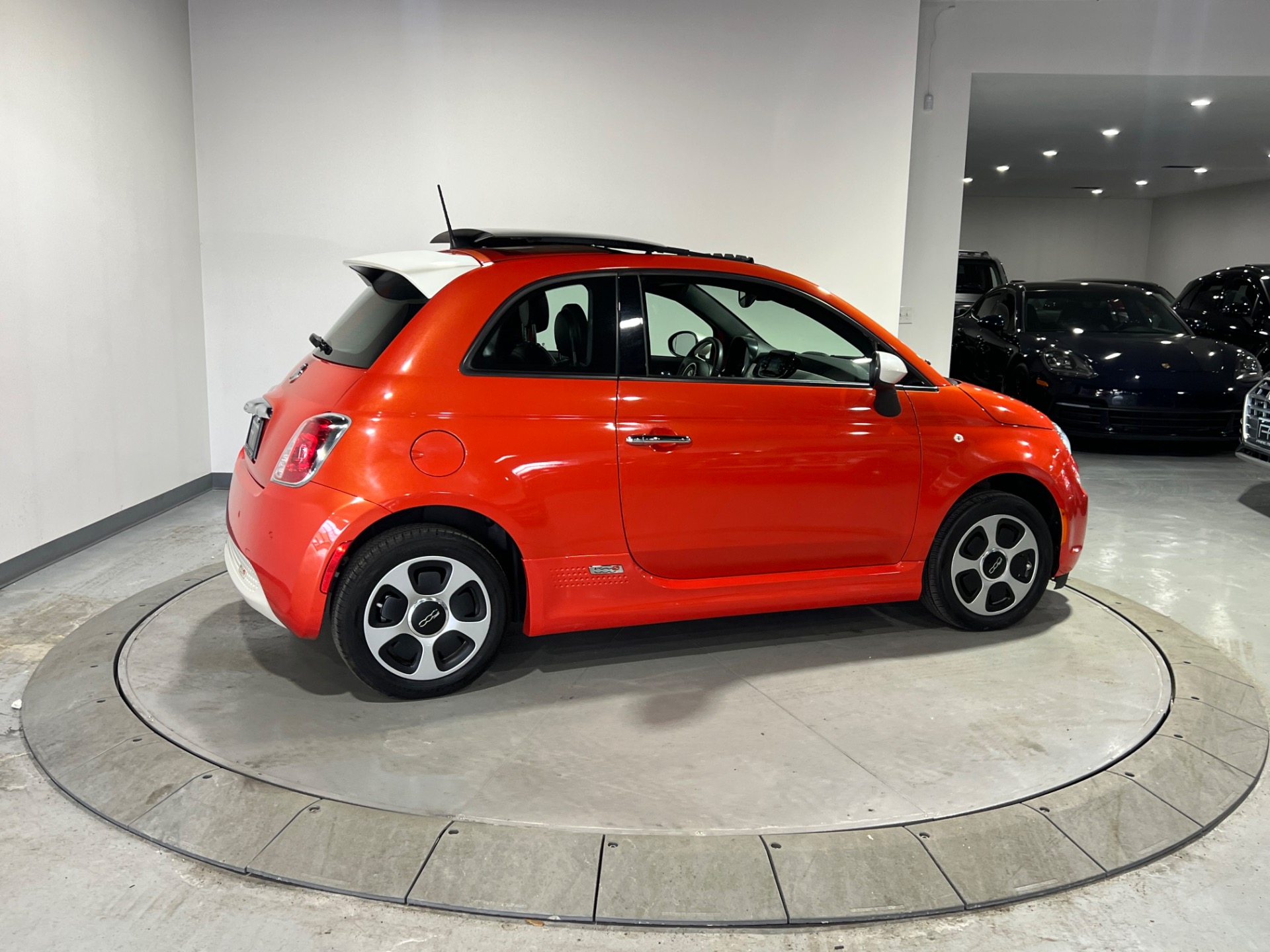 Used 2017 Electric Orange Tri-Coat Pearl Coat FIAT 500e EV For Sale ...
