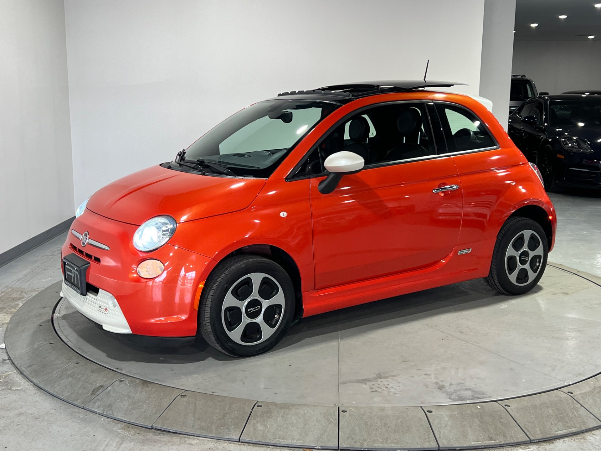 Used 2017 Electric Orange Tri-Coat Pearl Coat FIAT 500e EV For Sale ...