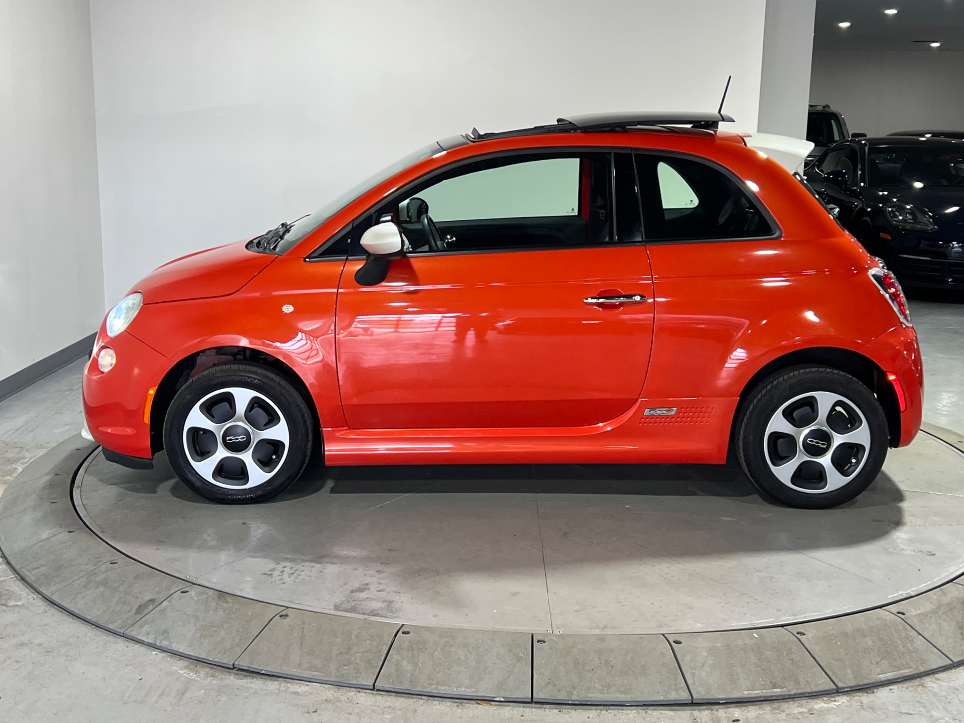 Used 2017 Electric Orange Tri-Coat Pearl Coat FIAT 500e EV For Sale ...