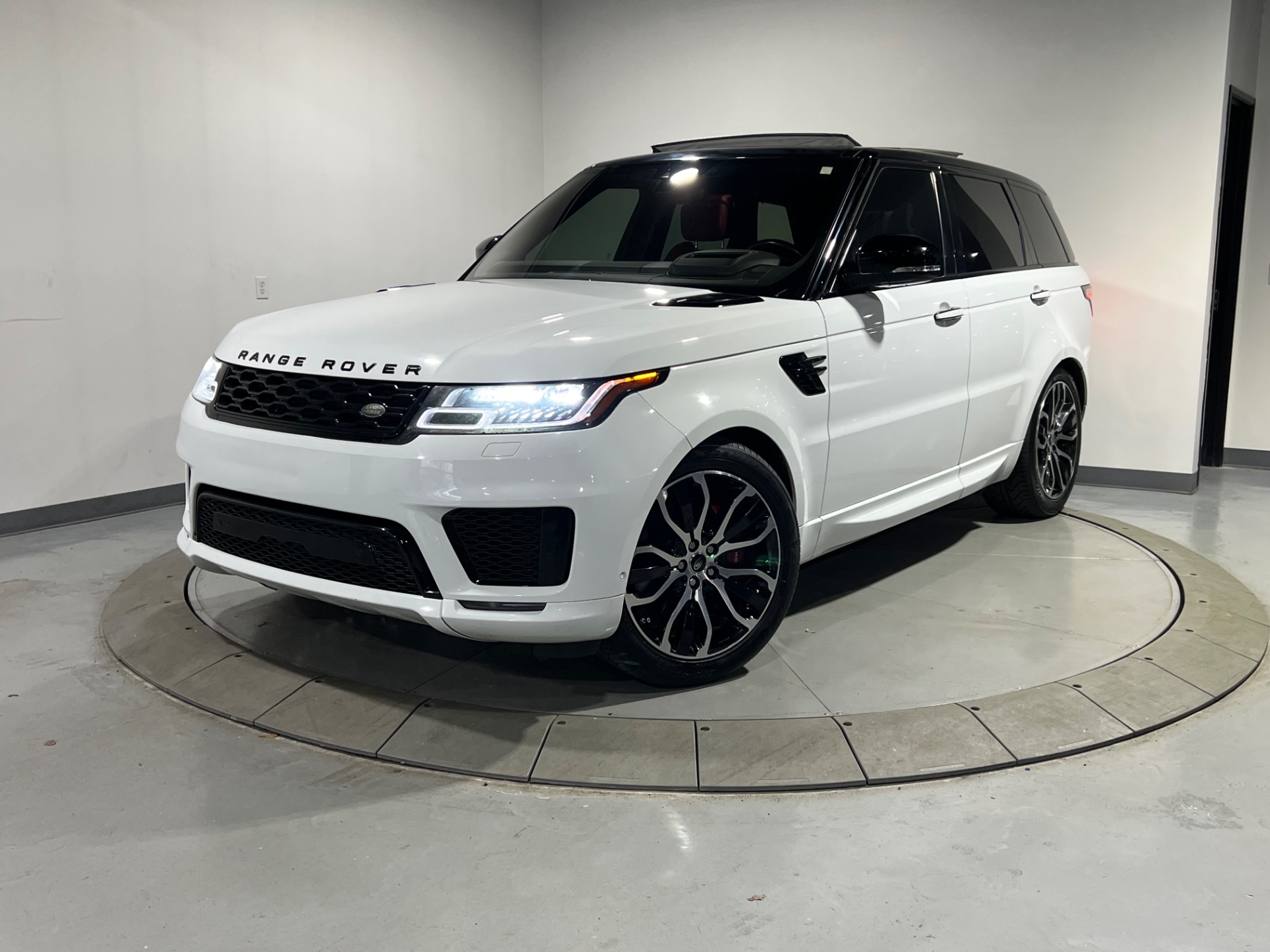 Used 2019 Fuji White Land Rover Range Rover Sport HSE DYNAMIC 4DR SUV ...