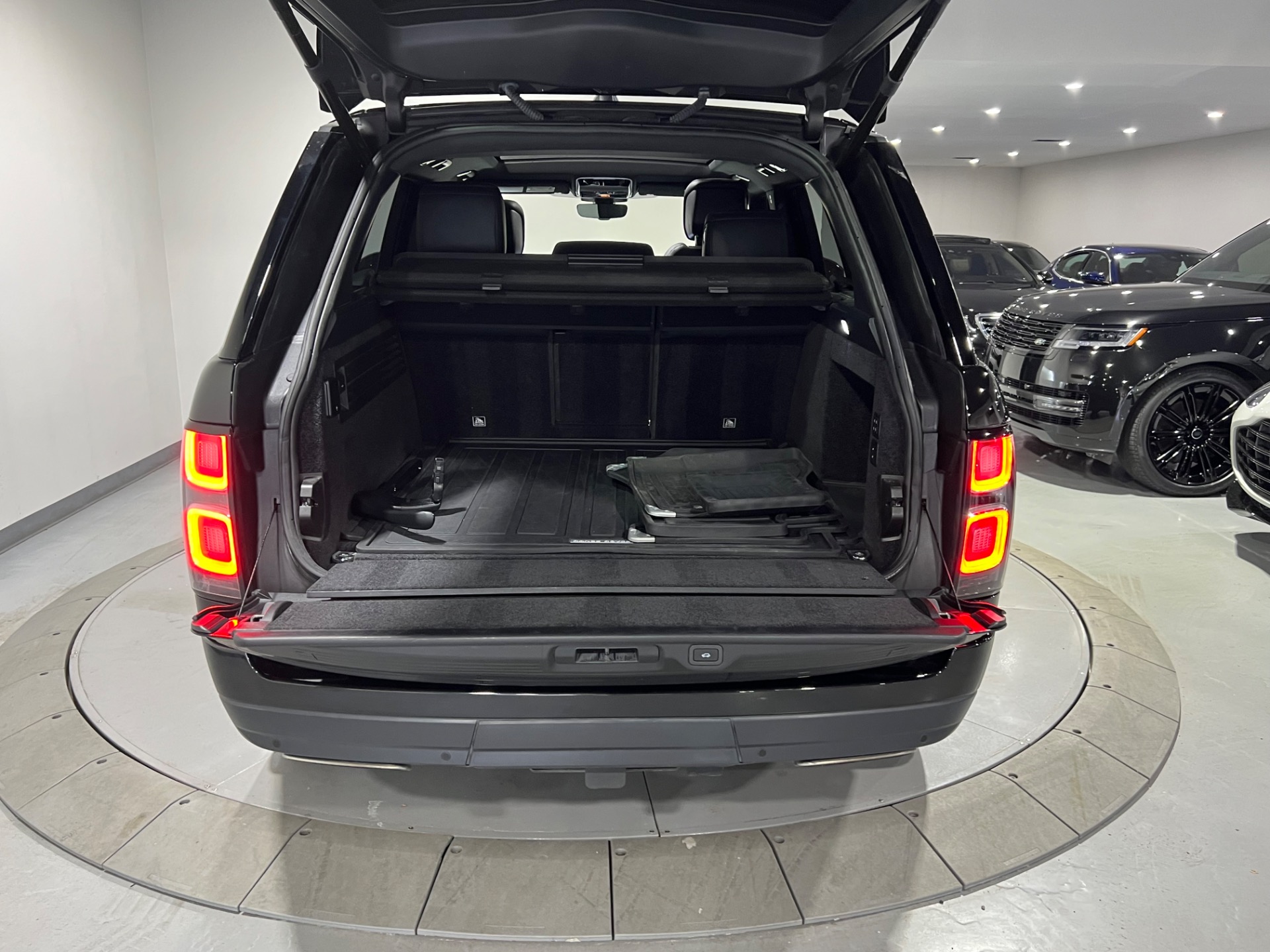 Used 2019 Santorini Black Metallic Land Rover Range Rover HSE AWD HSE ...