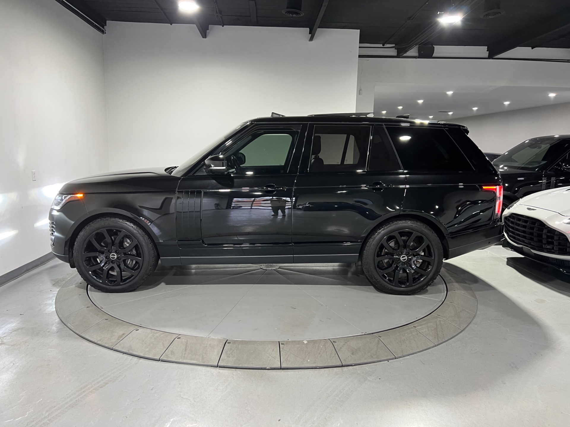 Used 2019 Santorini Black Metallic Land Rover Range Rover HSE AWD HSE ...