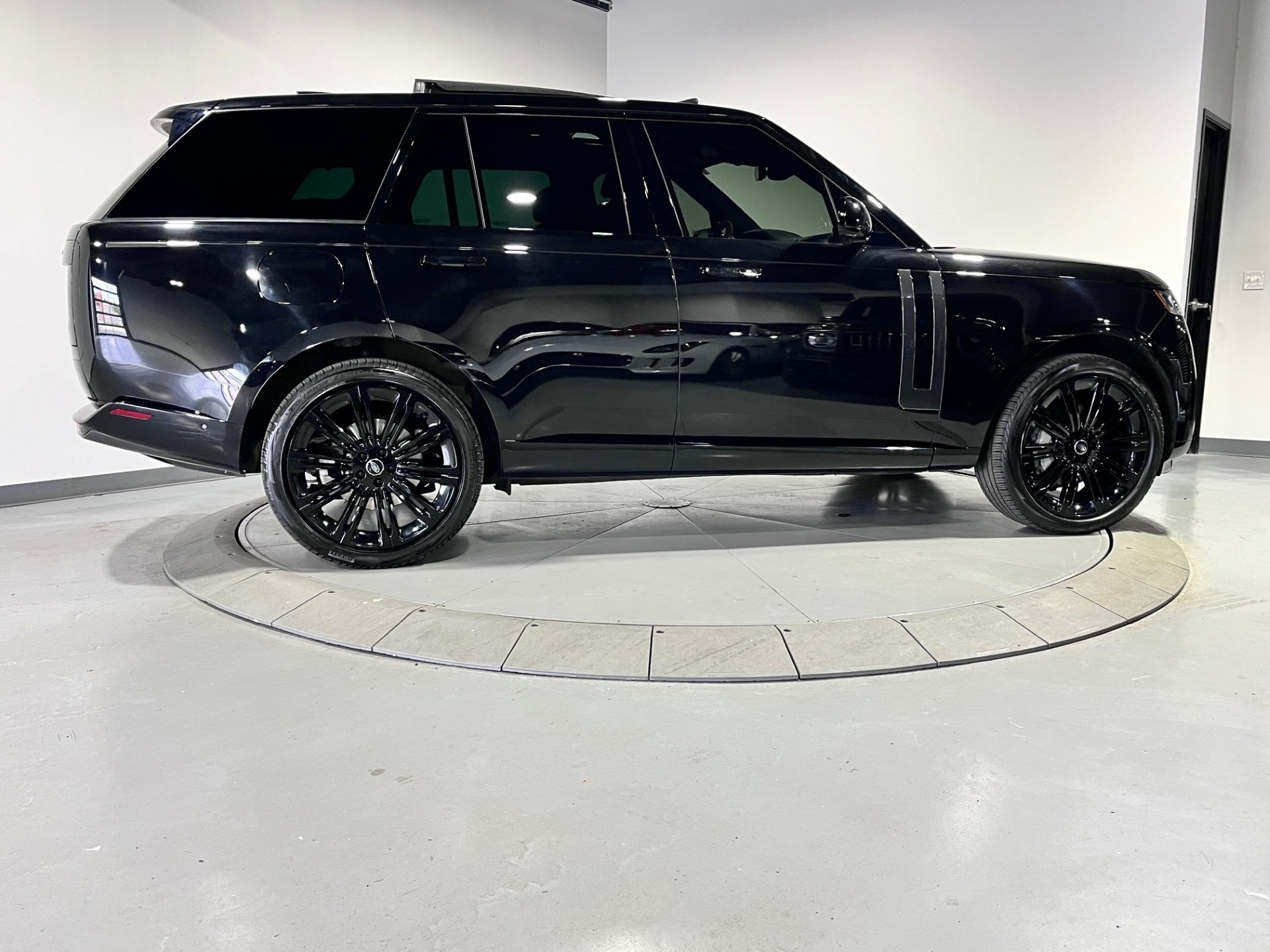 Used 2024 Santorini Black Metallic Land Rover Range Rover P400 AWD P400 ...