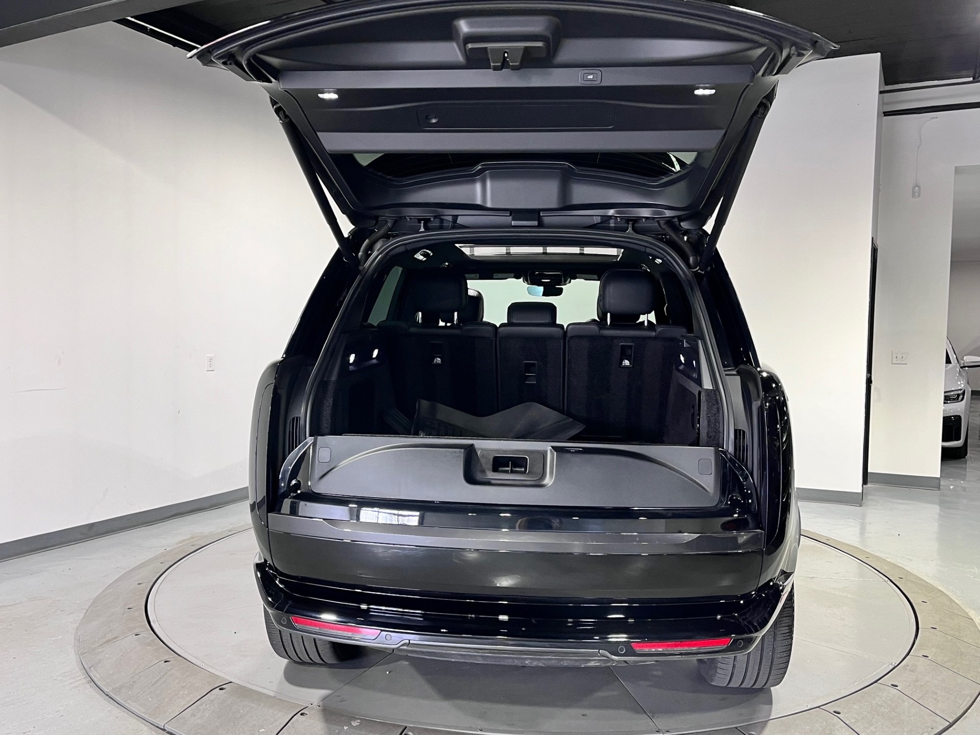 Used 2024 Santorini Black Metallic Land Rover Range Rover P400 AWD P400 ...