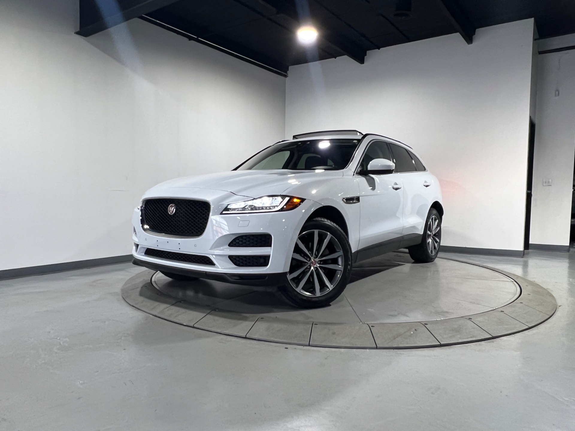 2018 Jaguar F Pace Tcu