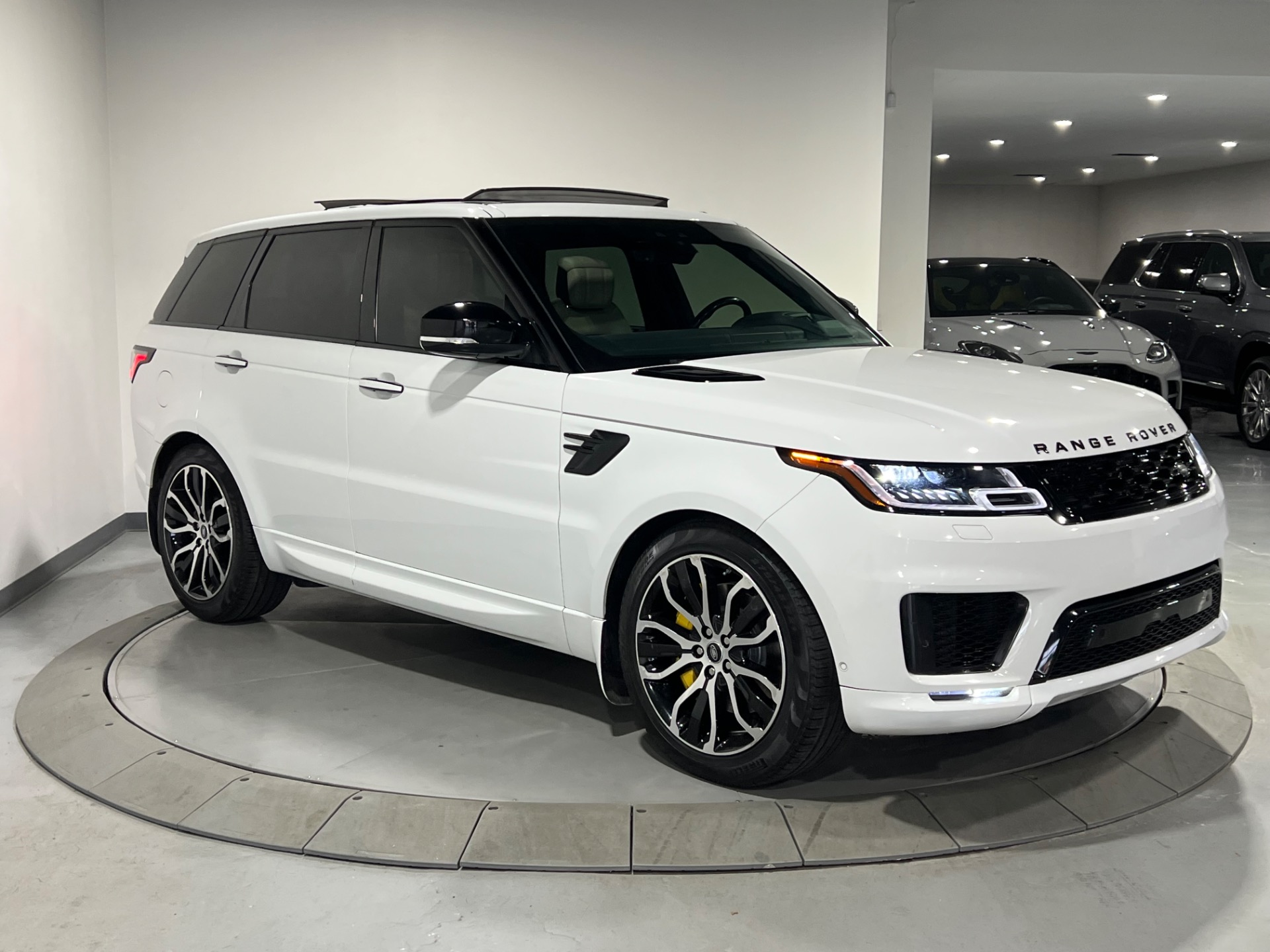 Used 2019 Fuji White Land Rover Range Rover Sport HSE Dynamic AWD HSE ...