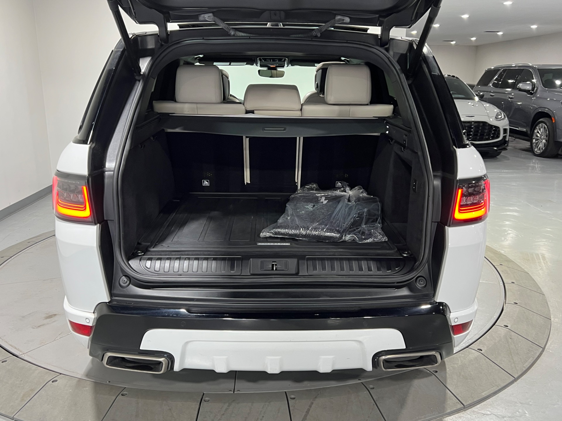 Used 2019 Fuji White Land Rover Range Rover Sport HSE Dynamic AWD HSE ...