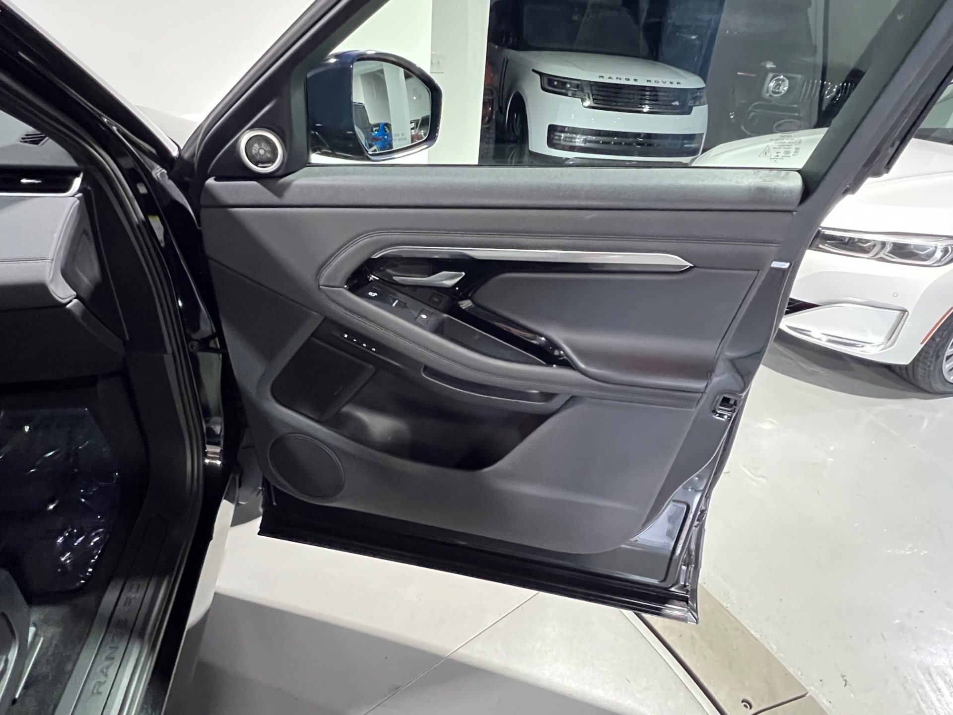 Used 2020 Santorini Black Metallic Land Rover Range Rover Evoque SE AWD ...