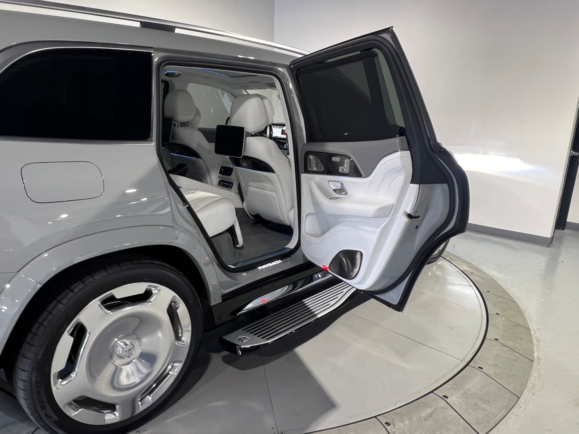 Used 2025 MANUFAKTUR Alpine Grey Mercedes-Benz GLS 600 MAYBACH 4MATIC ...