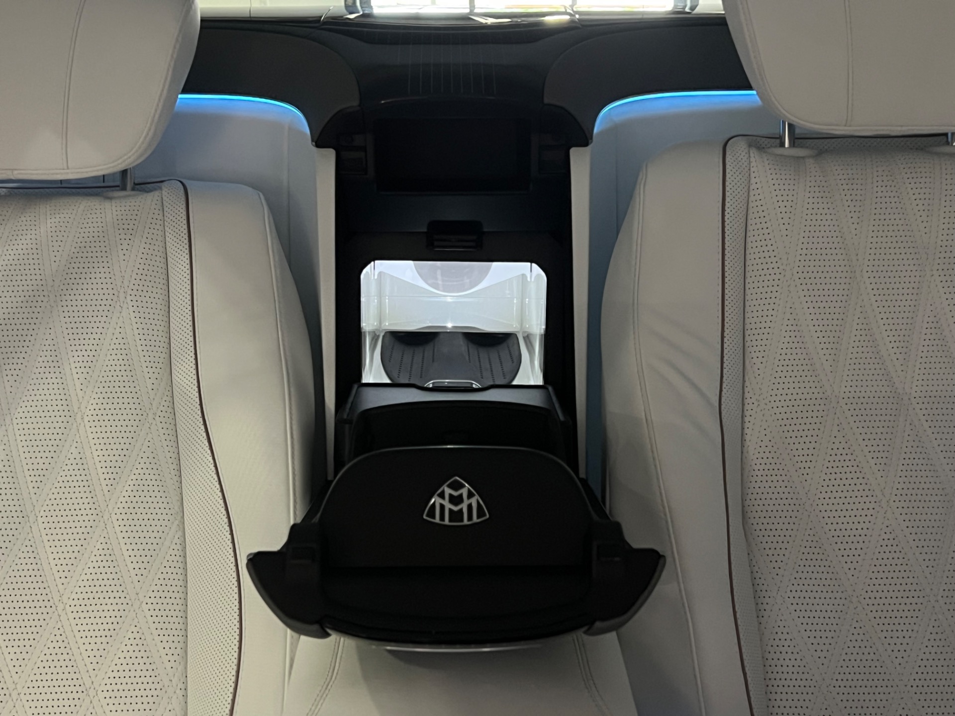 Used 2025 MANUFAKTUR Alpine Grey Mercedes-Benz GLS 600 MAYBACH 4MATIC ...