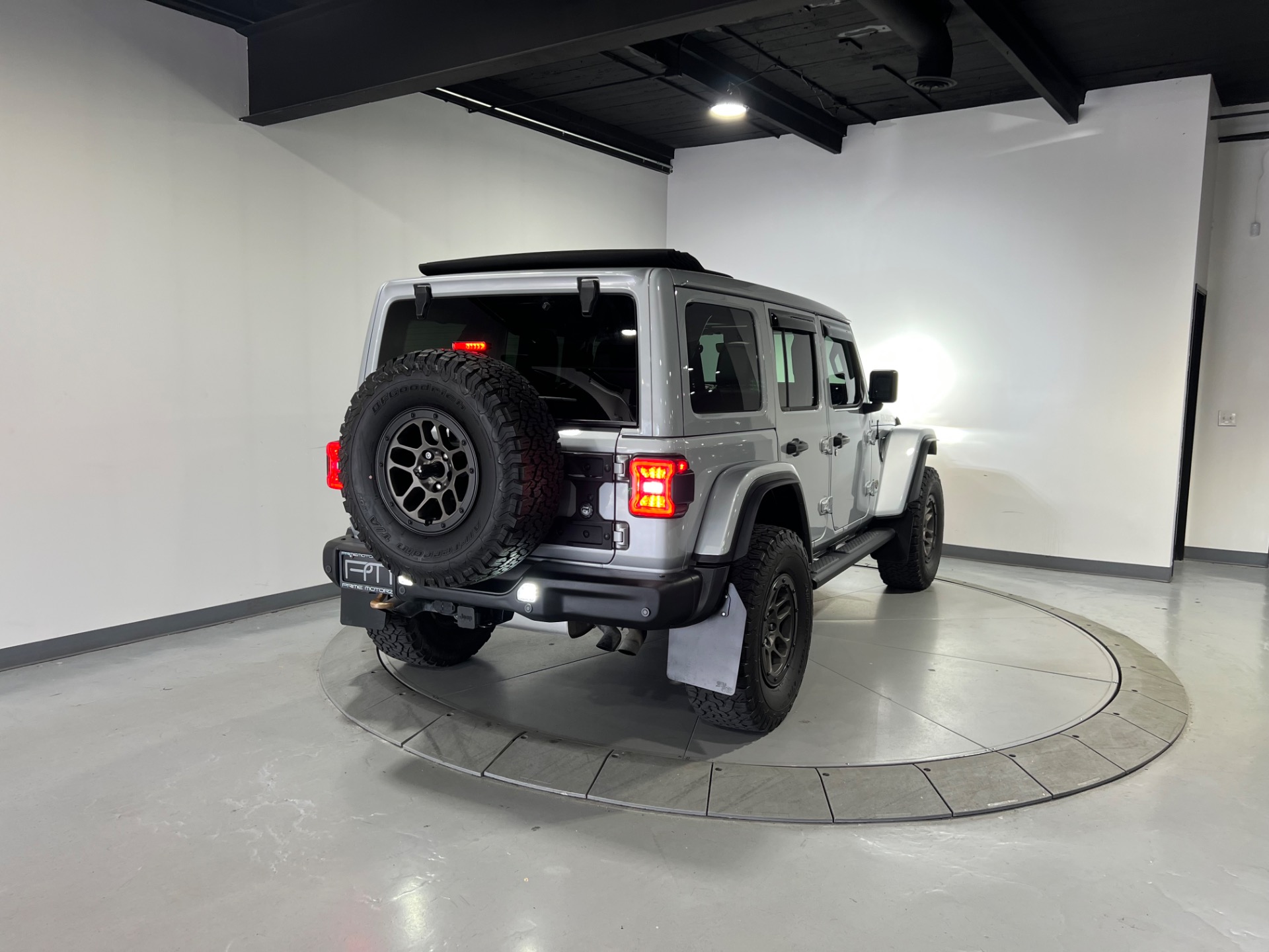 Used 2023 Silver Zynith Clear Coat Jeep Wrangler RUBICON 392 V8 4DR SUV ...