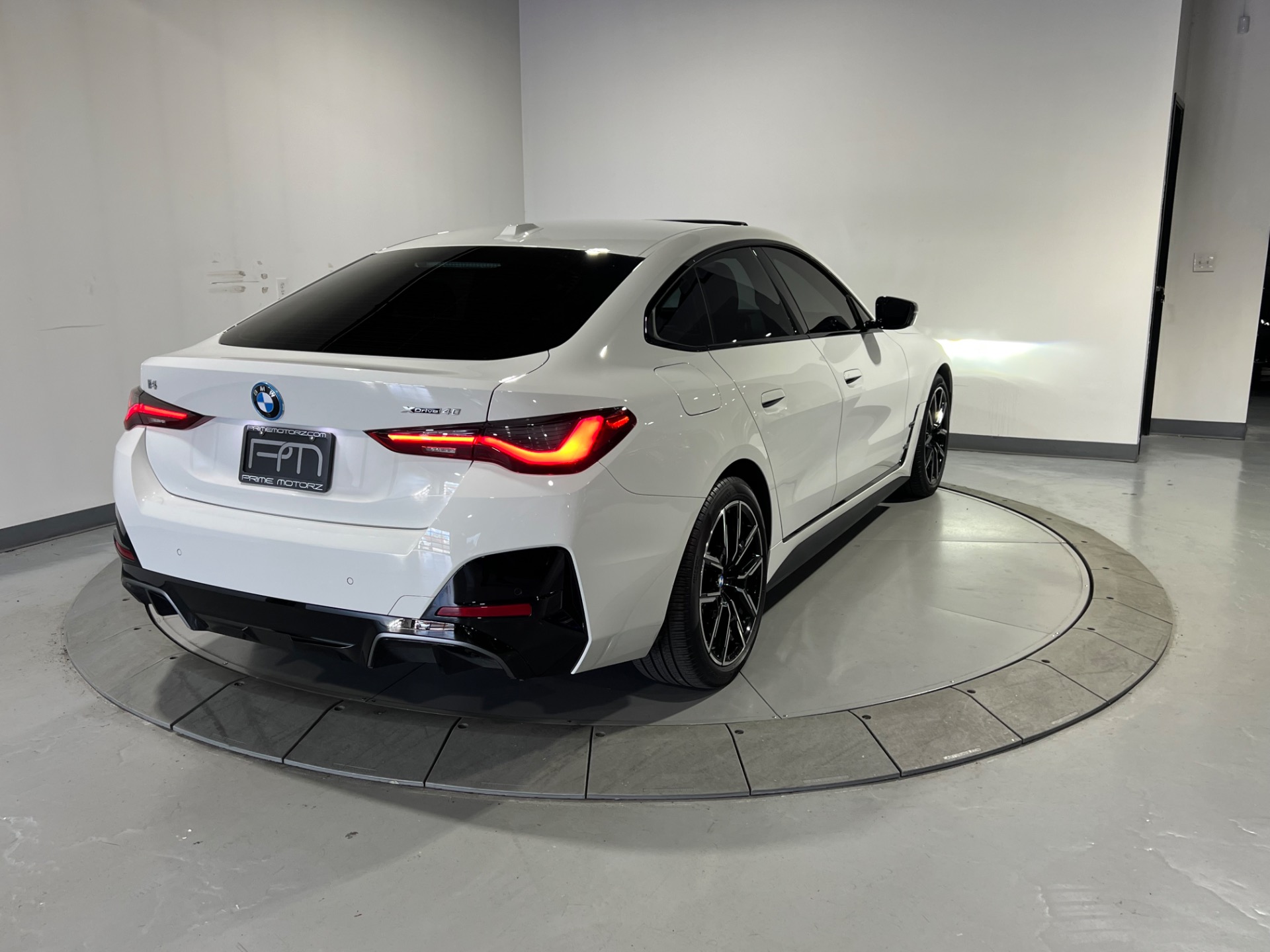 Used 2025 Alpine White BMW i4 xDrive 40 Gran Coupe M-Sport Pkg AWD ...