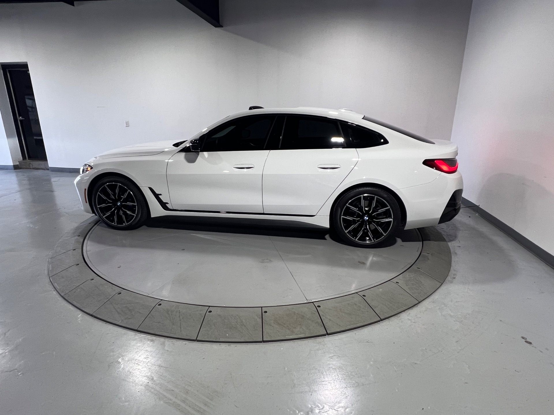 Used 2025 Alpine White BMW i4 xDrive 40 Gran Coupe M-Sport Pkg AWD ...