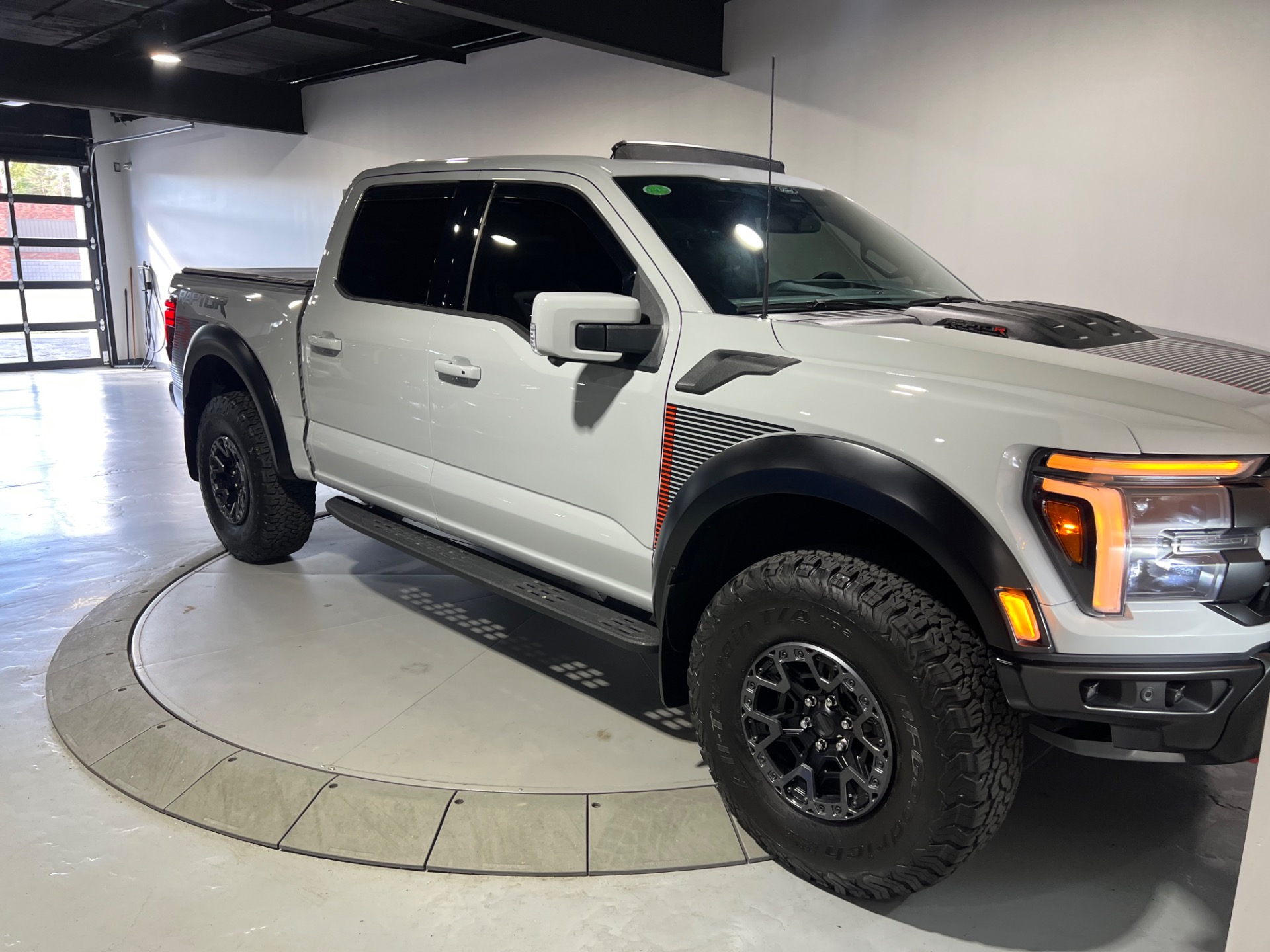 Used 2024 Avalanche Gray Ford F-150 RAPTOR R CREW 4WD 720hp Raptor For ...