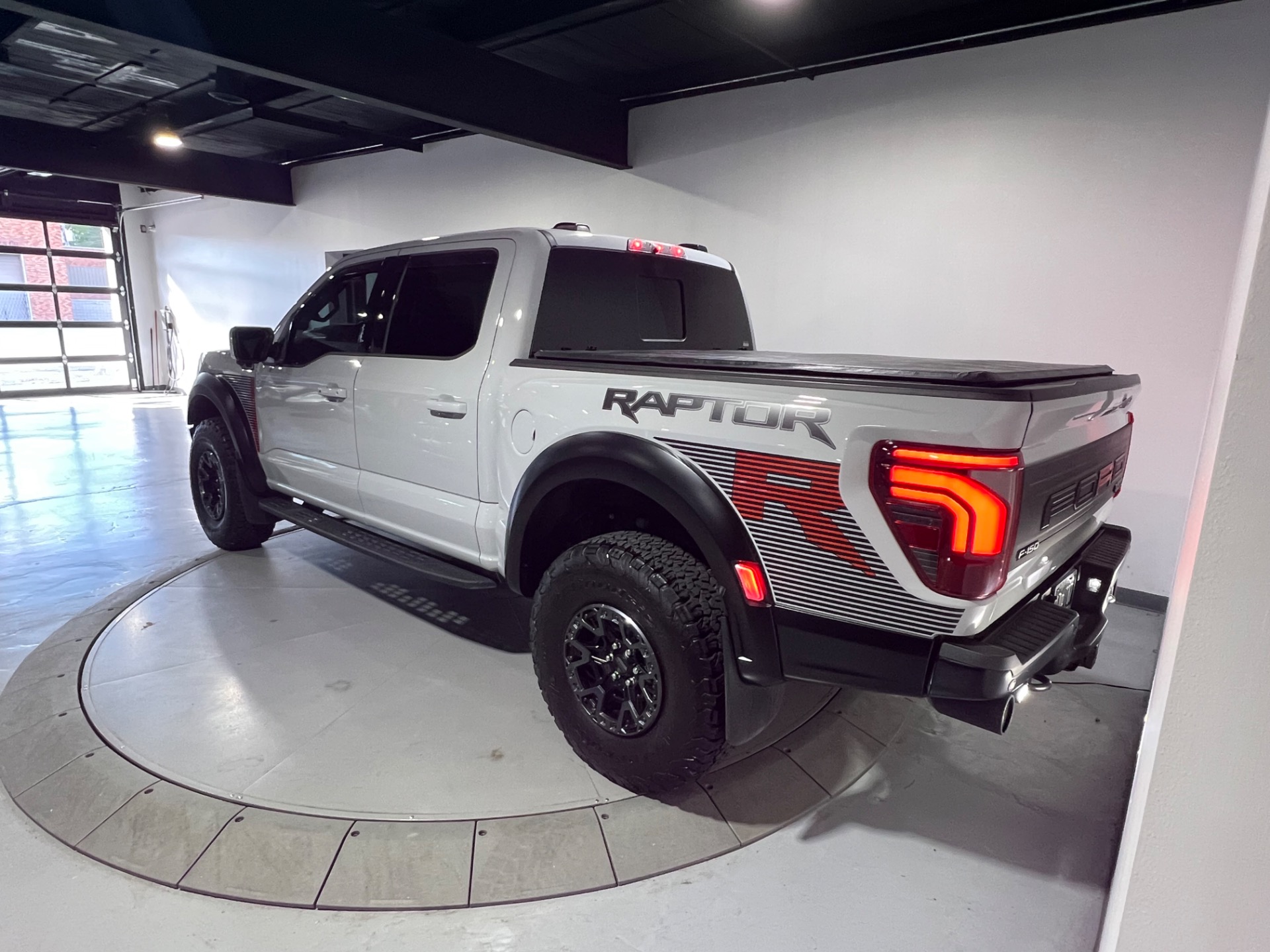 Used 2024 Avalanche Gray Ford F-150 RAPTOR R CREW 4WD 720hp Raptor For ...