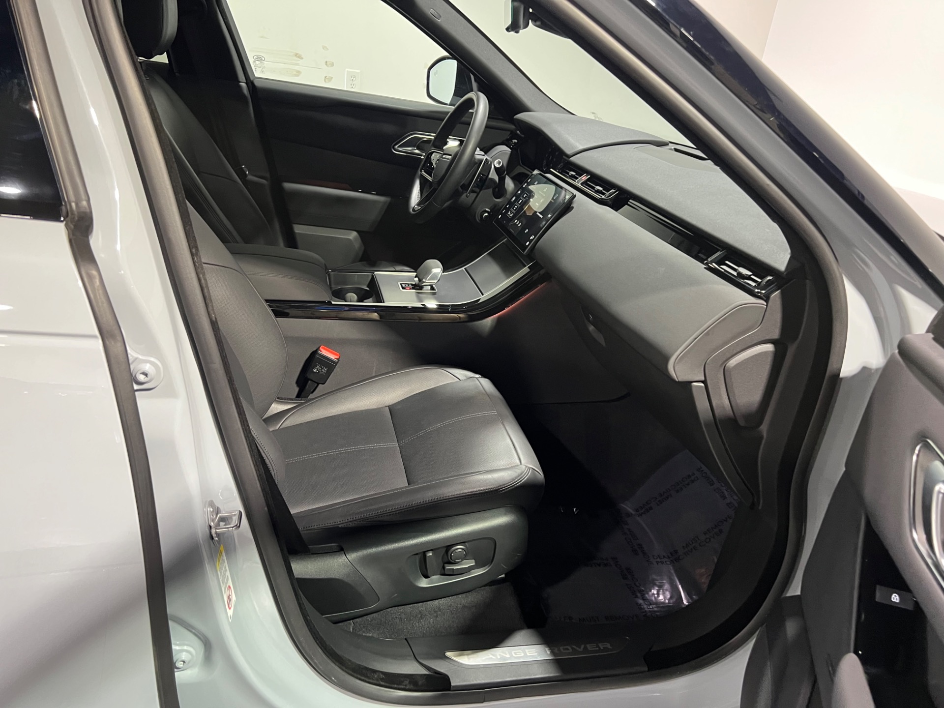 Used 2024 Arroios Grey Metallic Land Rover Range Rover Velar P250 SE ...