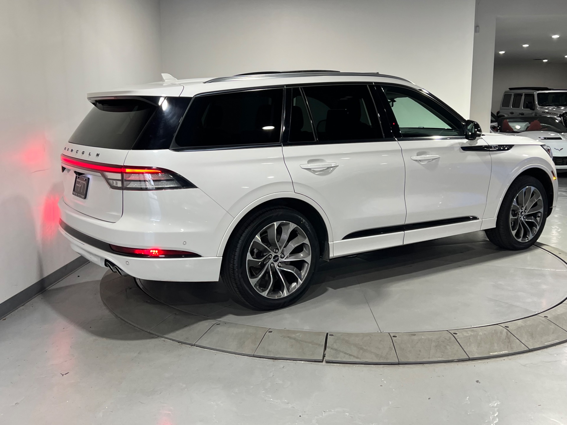 Used 2020 Ceramic Pearl Tri-Coat Lincoln Aviator GRAND TOURING AWD ...