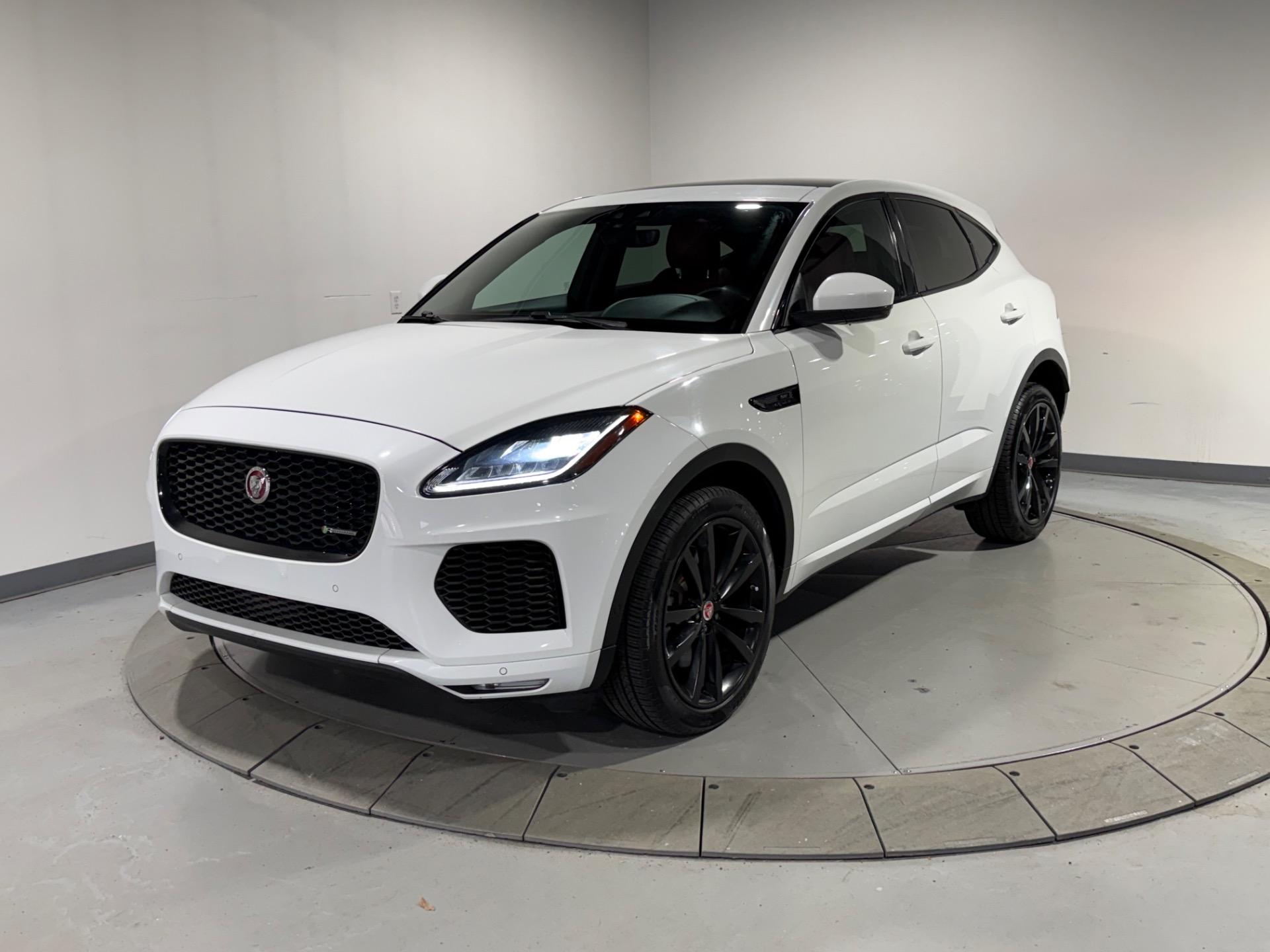 Used 2019 Fuji White Jaguar E-PACE P300 R Dynamic AWD P300 R-Dynamic SE ...