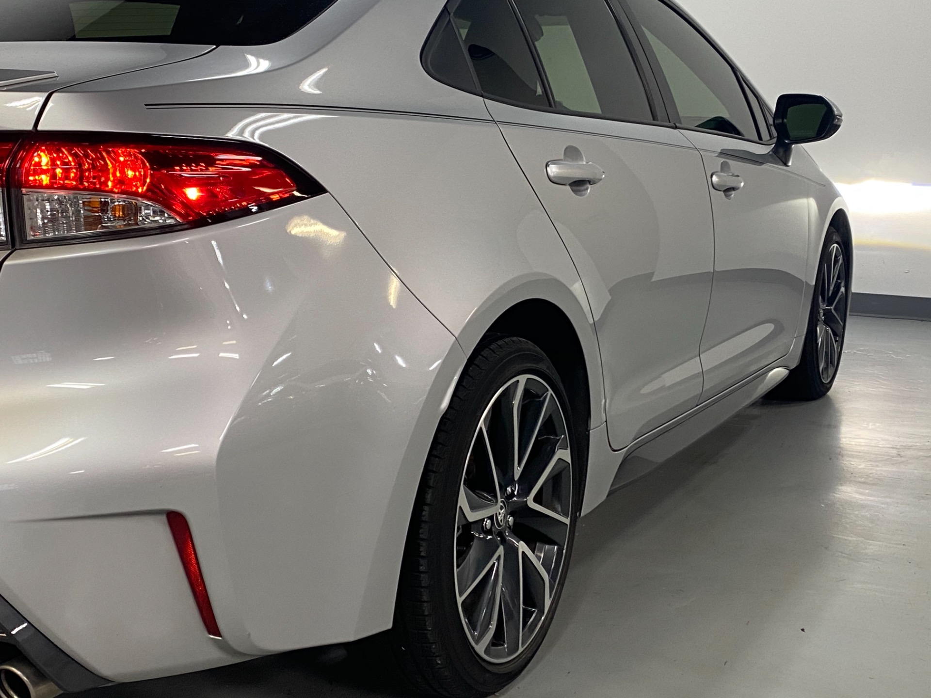 Used 2020 Classic Silver Metallic Toyota Corolla SE SE For Sale (Sold ...