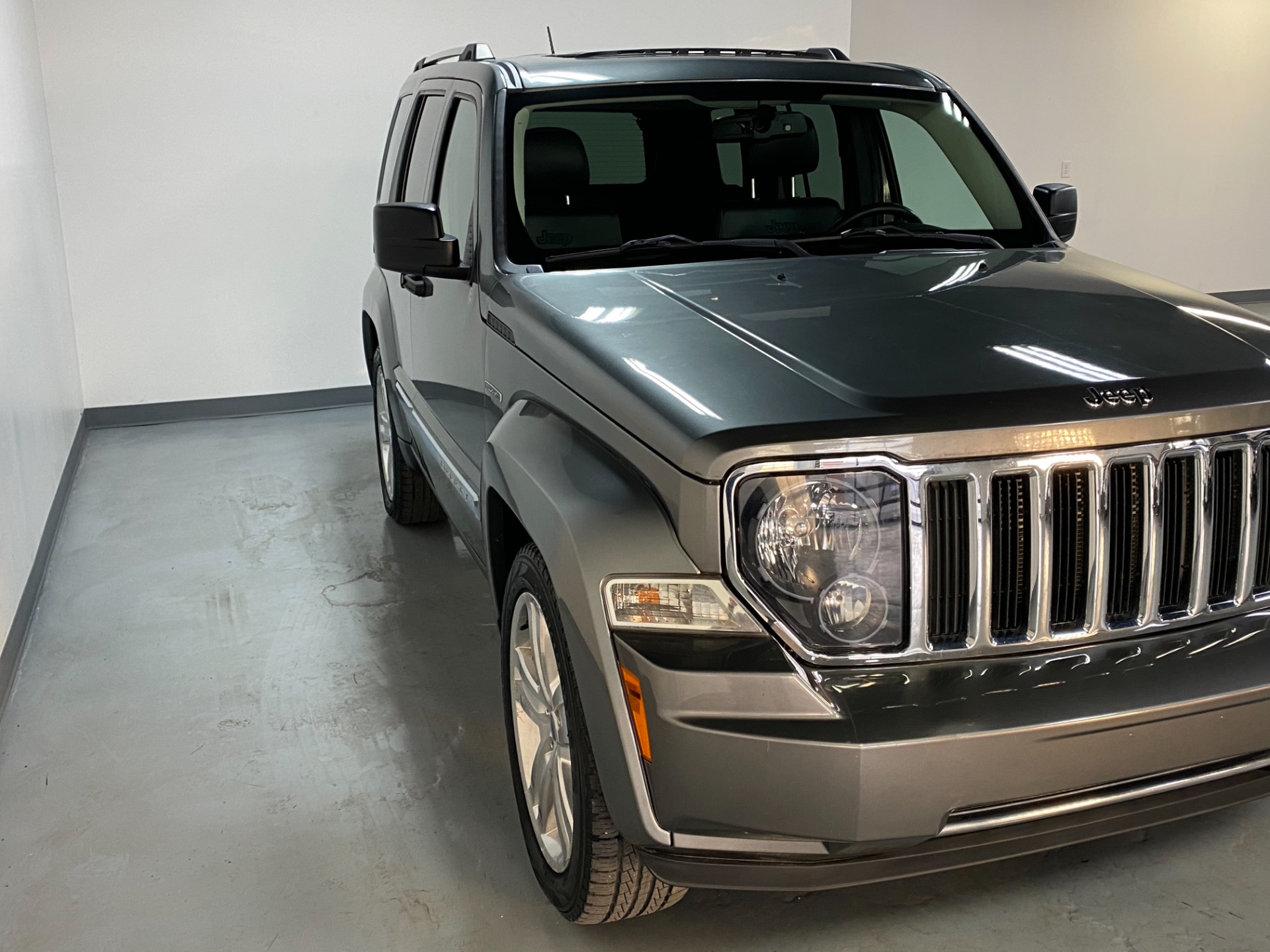 2022 Jeep Liberty Sport Gray