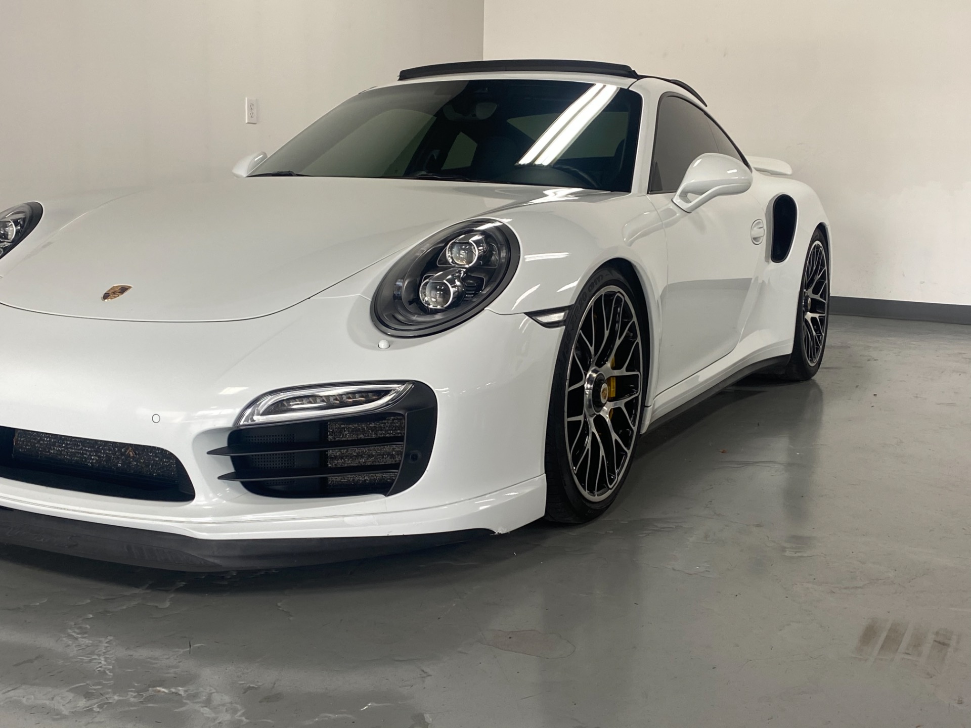 Porsche 911 Carrera S White