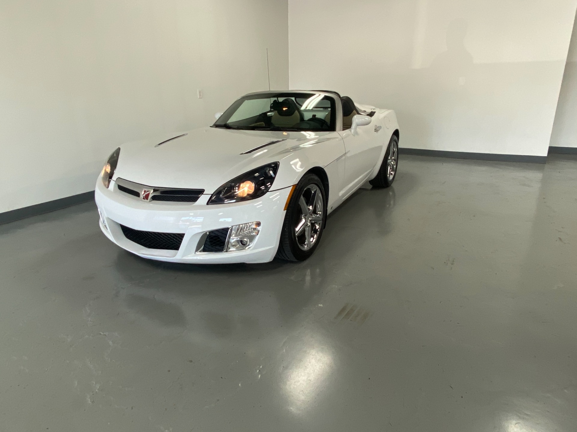Used 2008 Polar White Saturn SKY red line convertible Red Line For Sale ...