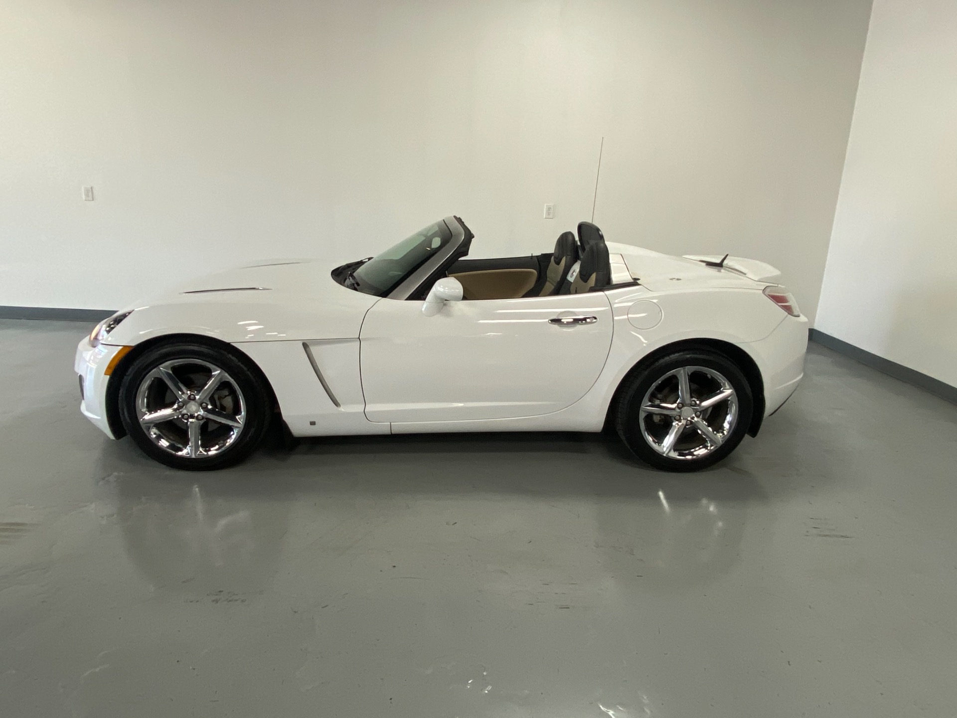 Used 2008 Polar White Saturn SKY red line convertible Red Line For Sale ...