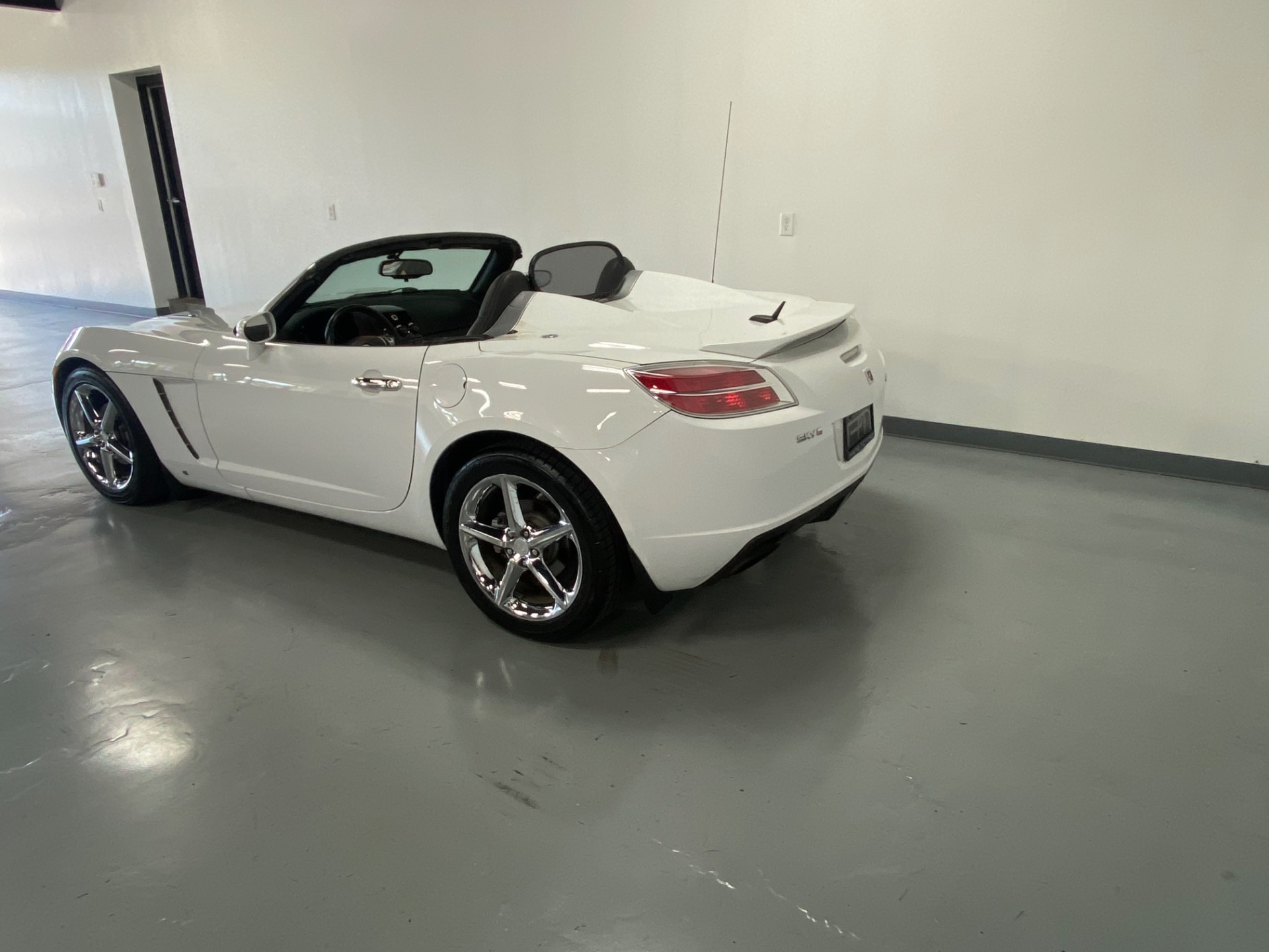 Used 2008 Polar White Saturn SKY red line convertible Red Line For Sale ...